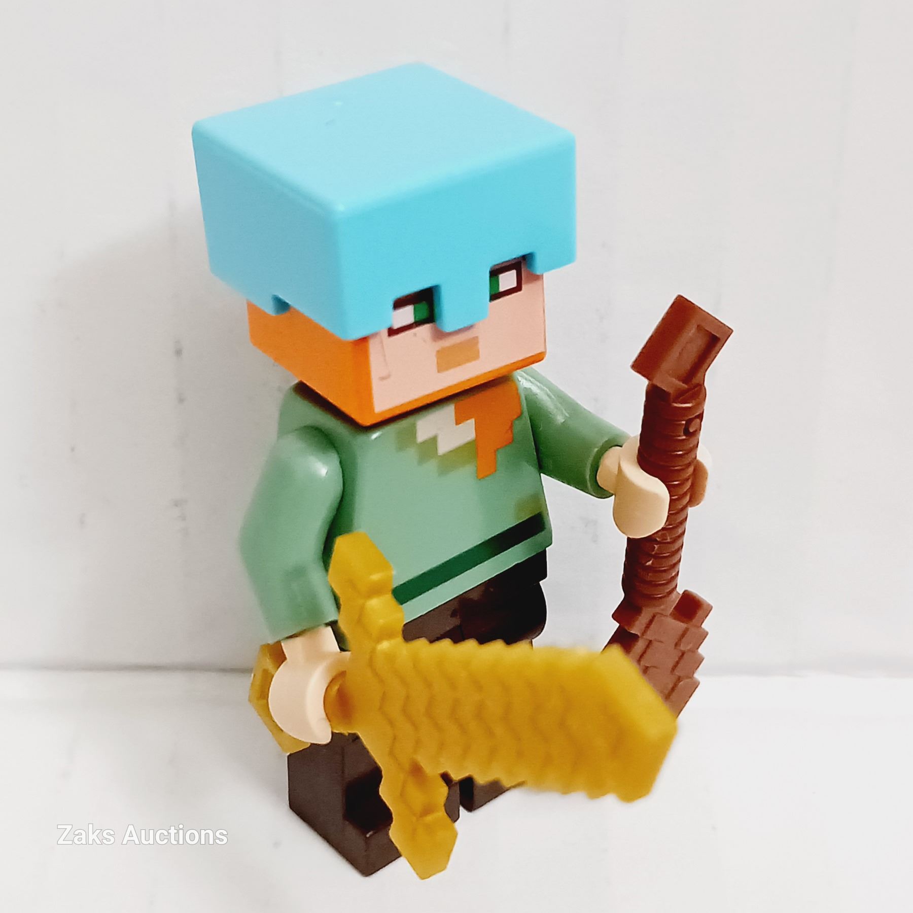 Lego Minecraft: Alex Minifigure - Item No: min019 - With Accessories