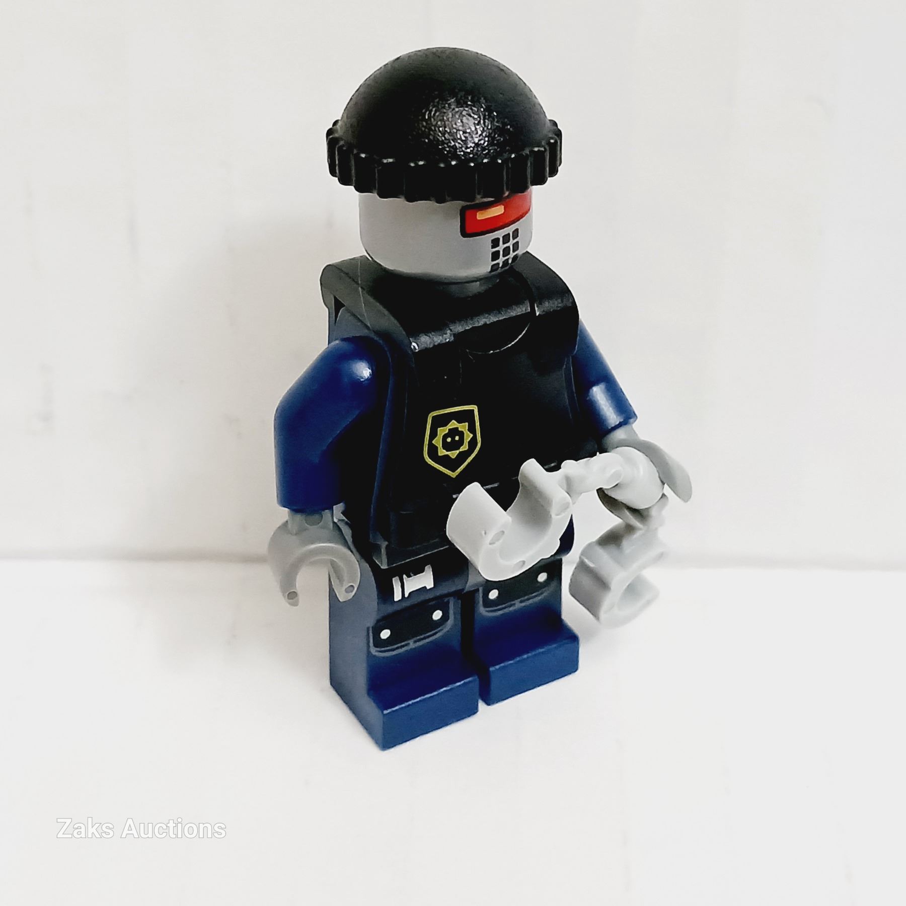 LEGO Movie: Robo SWAT Minifigure - Item No: tlm044 - With Accessory