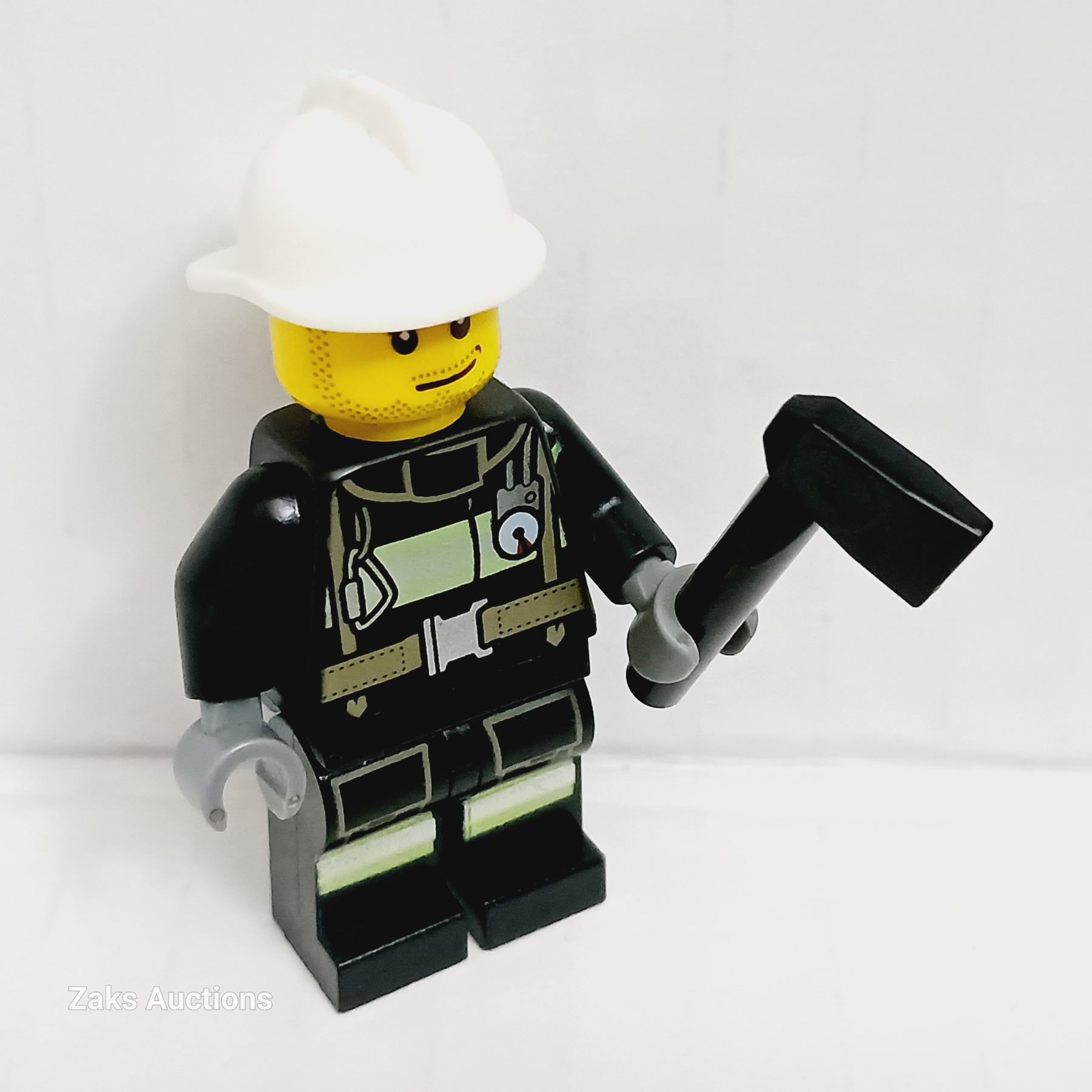 Lego City: Fire Minifigure - Item No: cty0696 - With Accessory