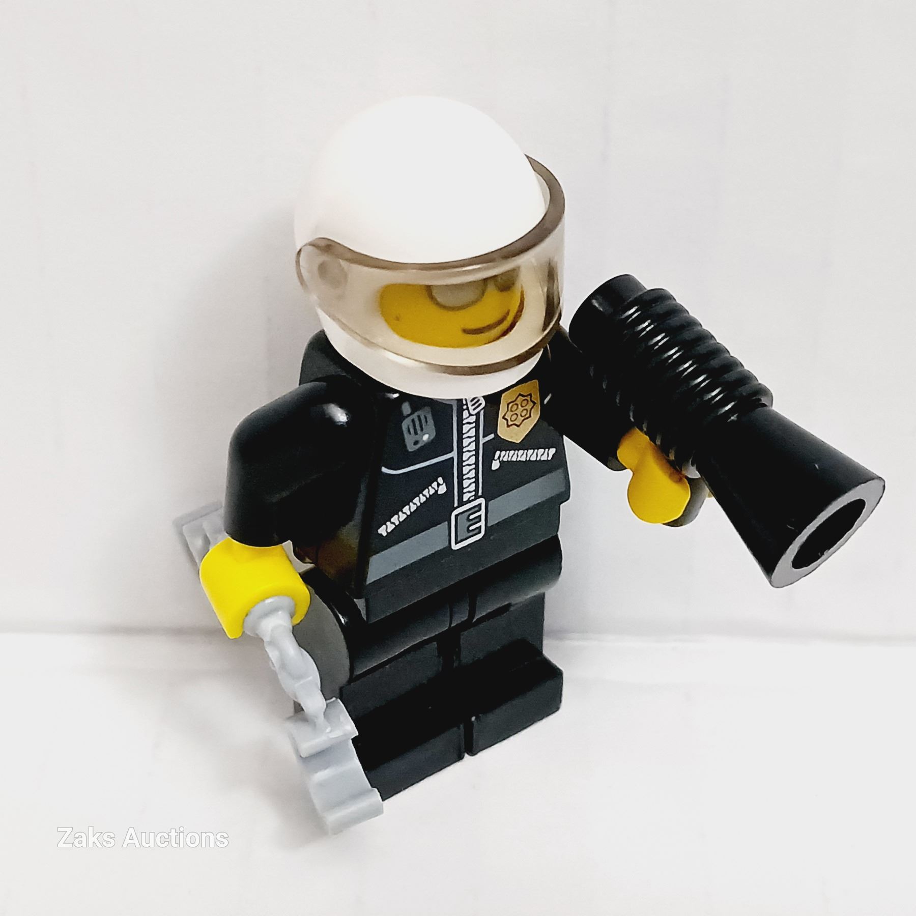 Lego City: Police Minifigure - Item No: cty0027 - With Accessories