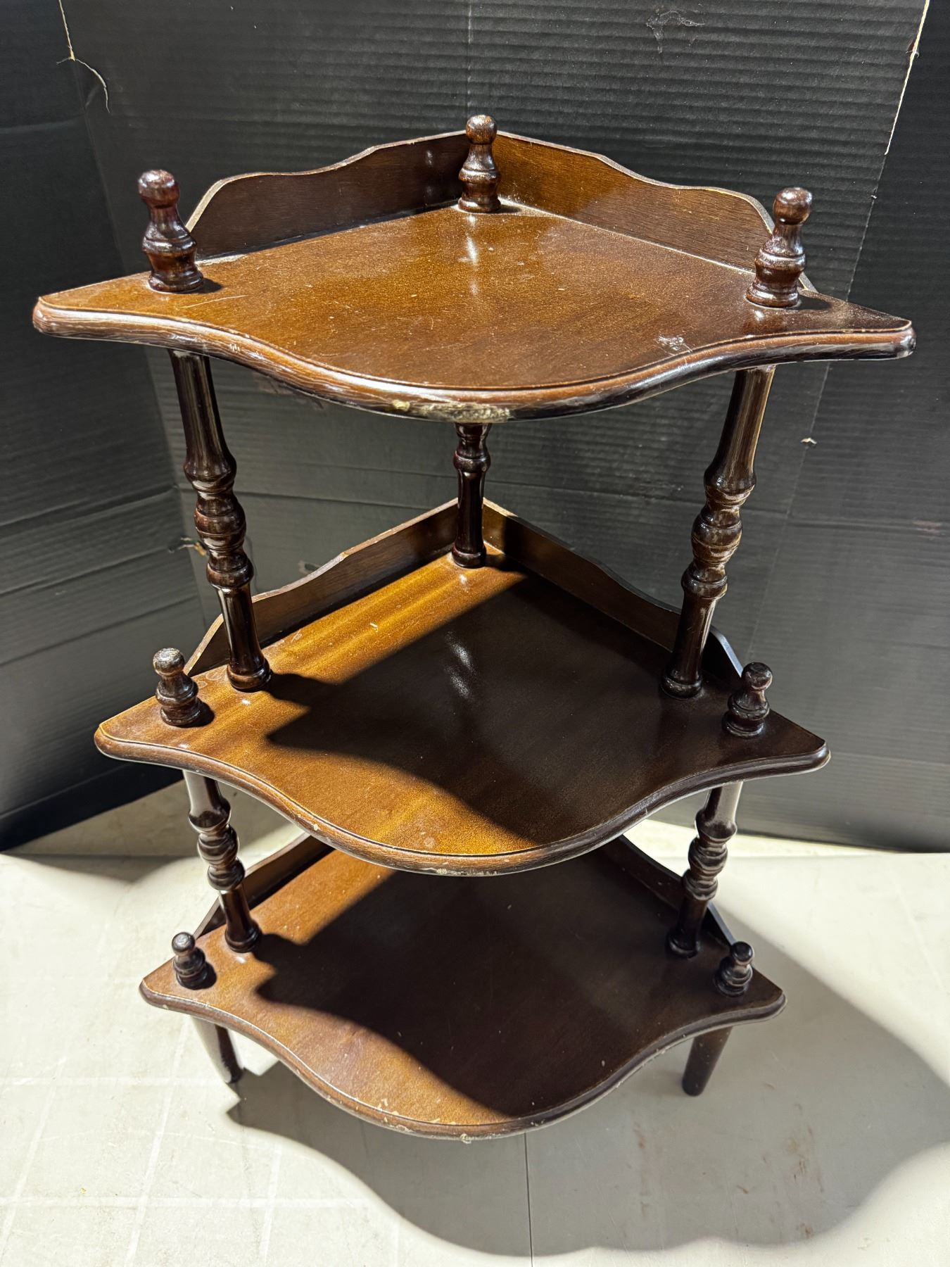 Vintage Wood Spindle Corner Hanging Standing Shelf 3 Tier Wood Table ...