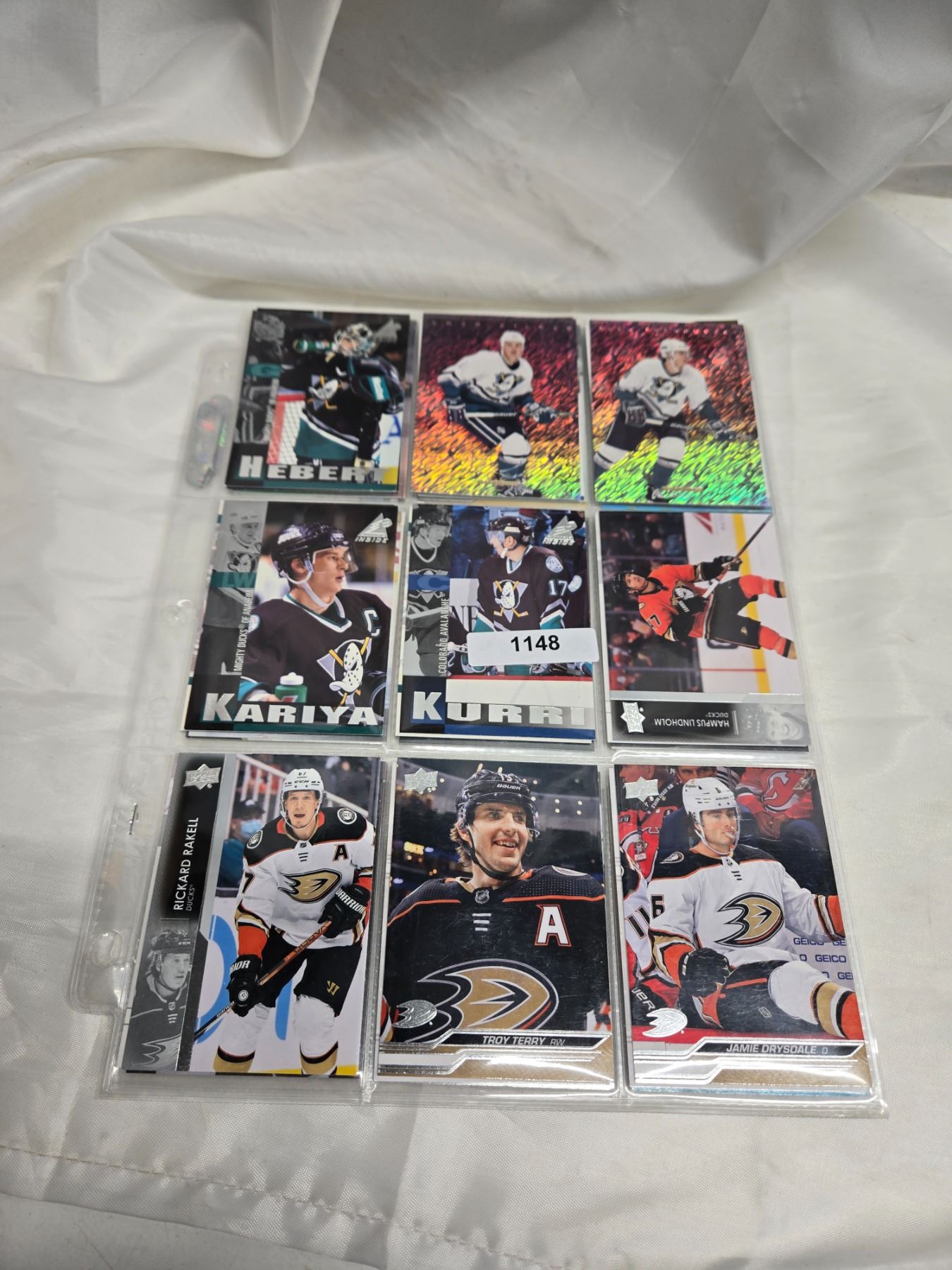 54 - ANAHEIM MIGHTY DUCKS HOCKEY CARDS - Schmalz Auctions