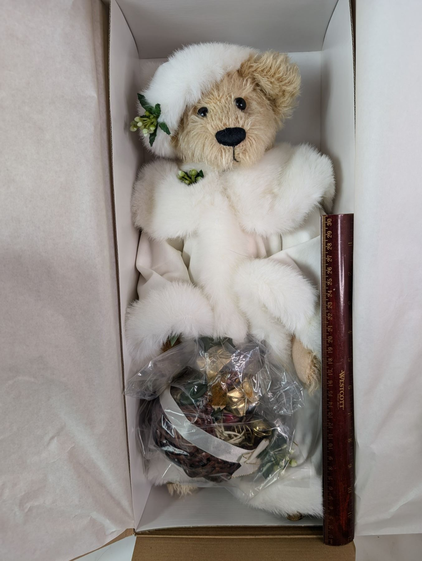 Ashton Drake Kris Kringle Annual Holiday Bear 2001