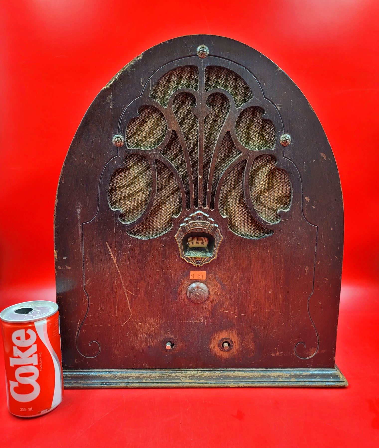 Philco Model 20 Baby Grand Deluxe Cathedral Radio