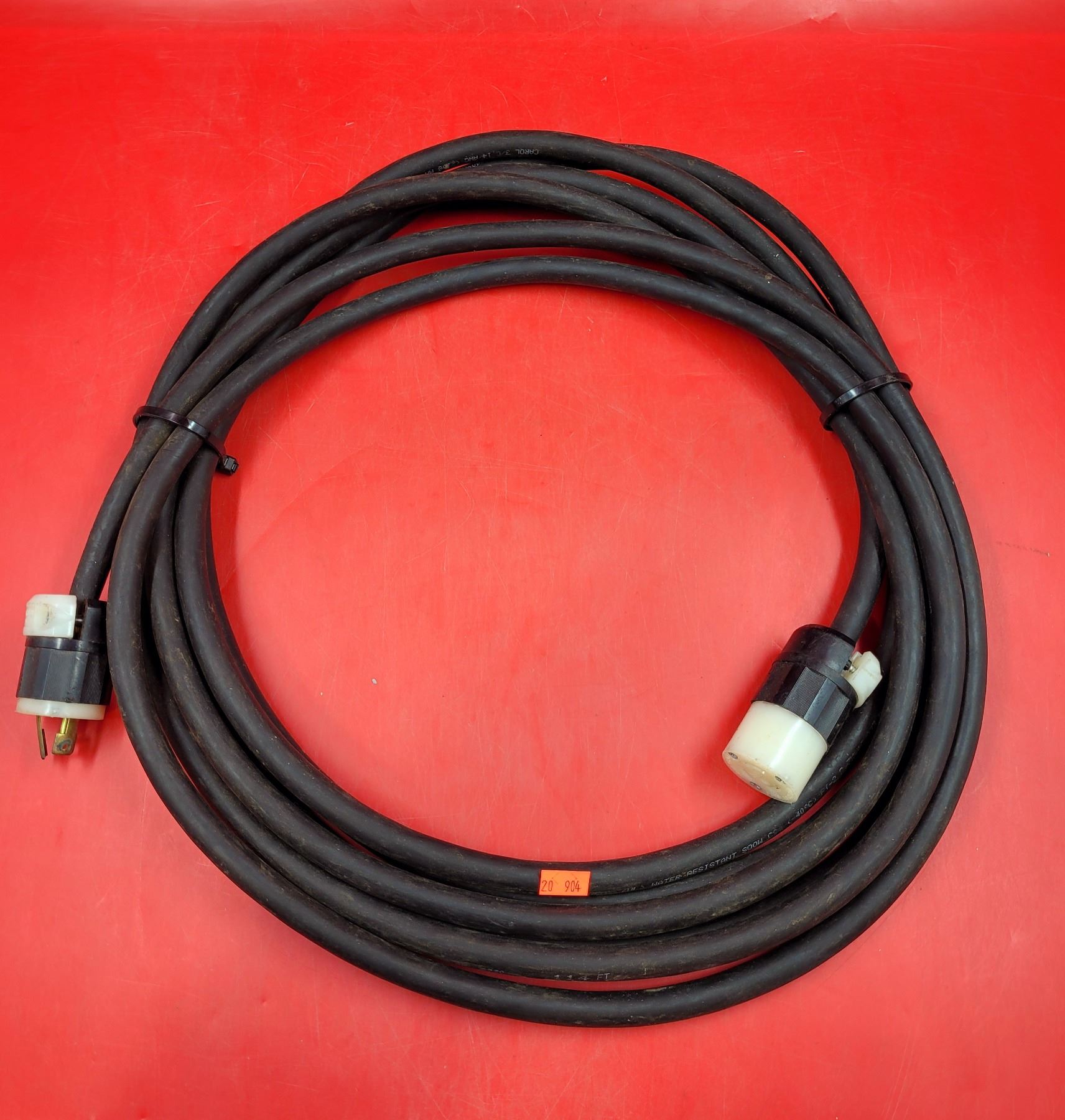 Heavy Gauge 220V Extension Cord