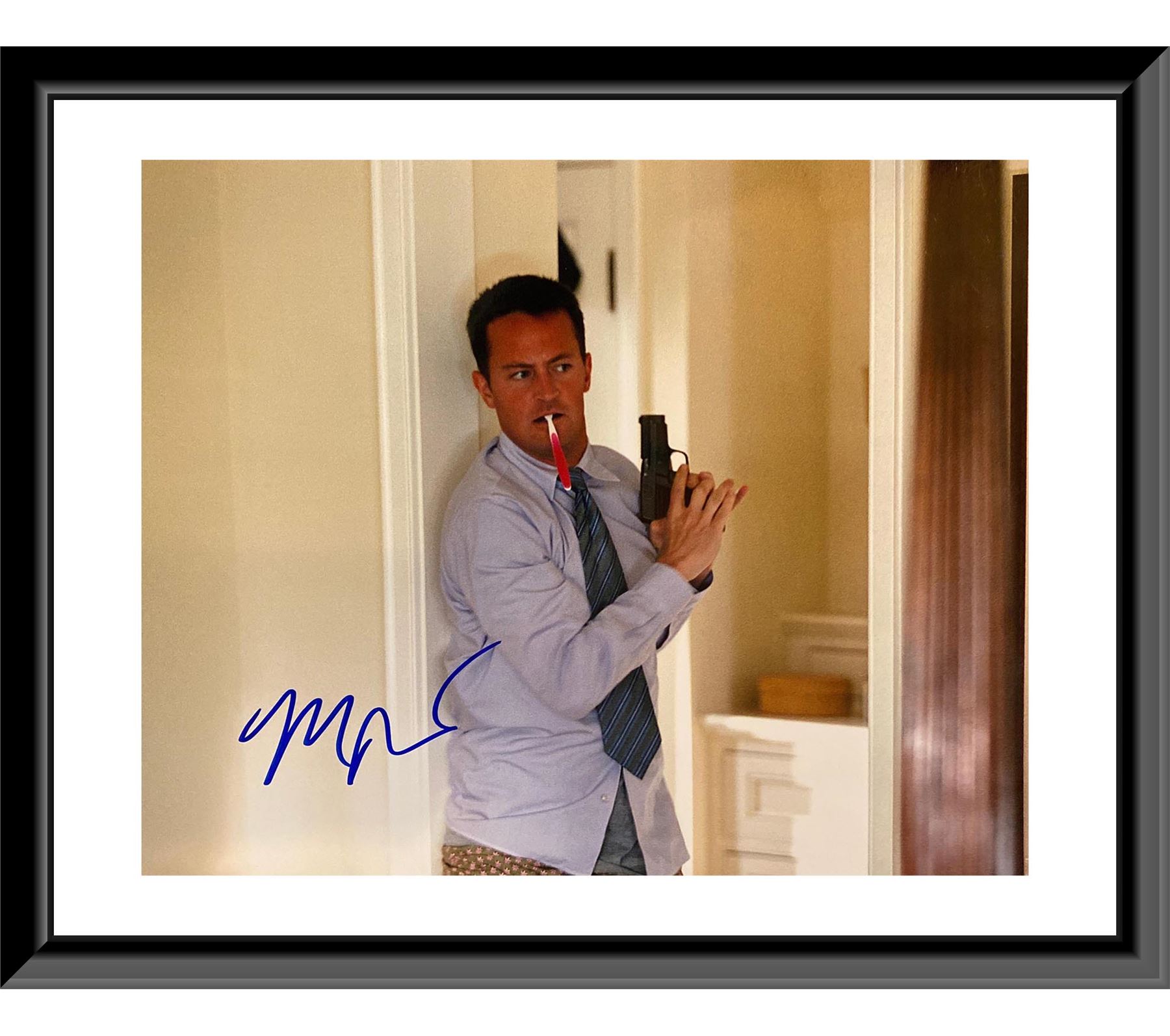 The Whole Ten Yards Matthew Perry signed movie photo. 8X10 Inches
