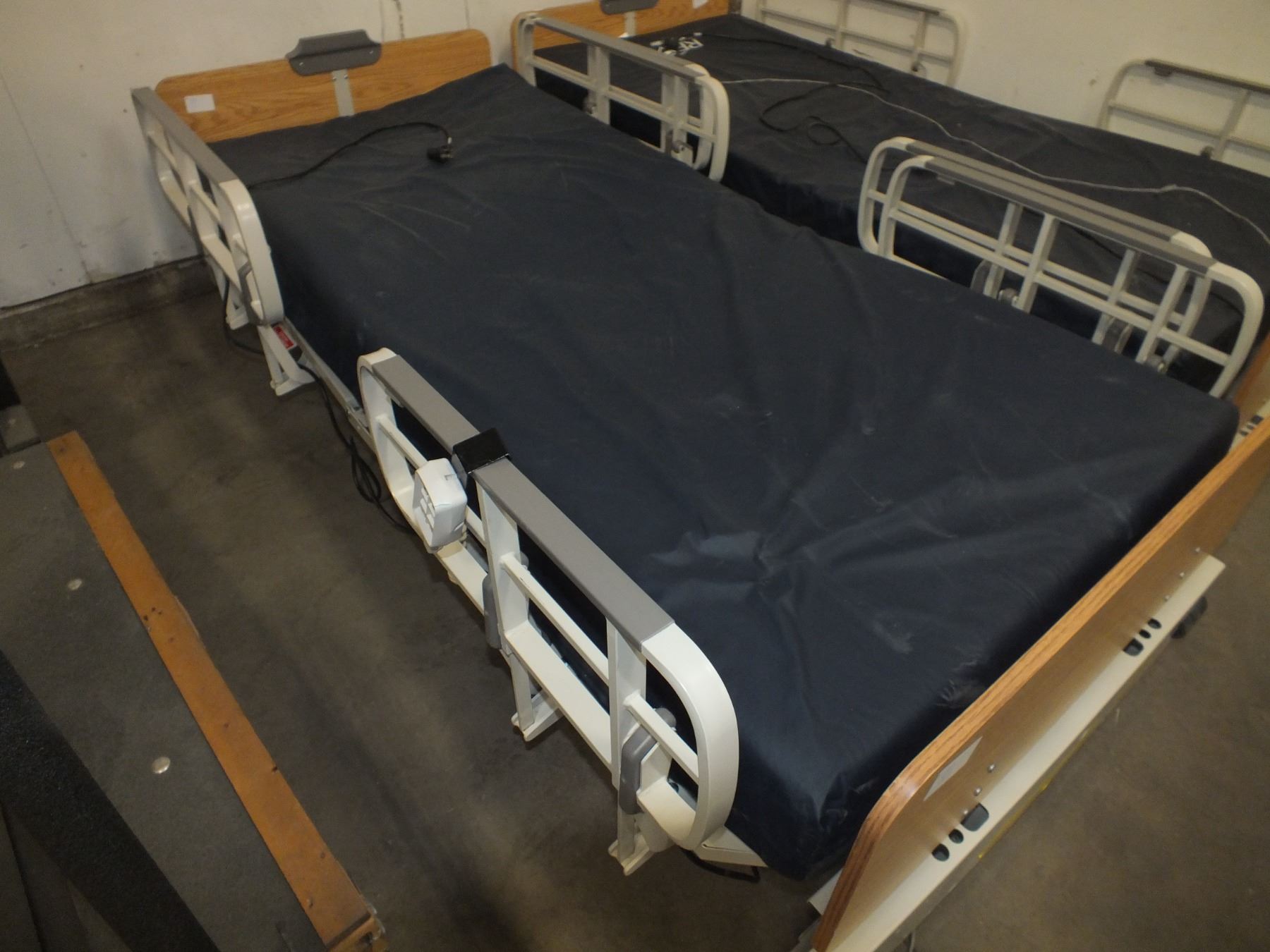 Stryker Electric Hospital Bed w/ Mattress