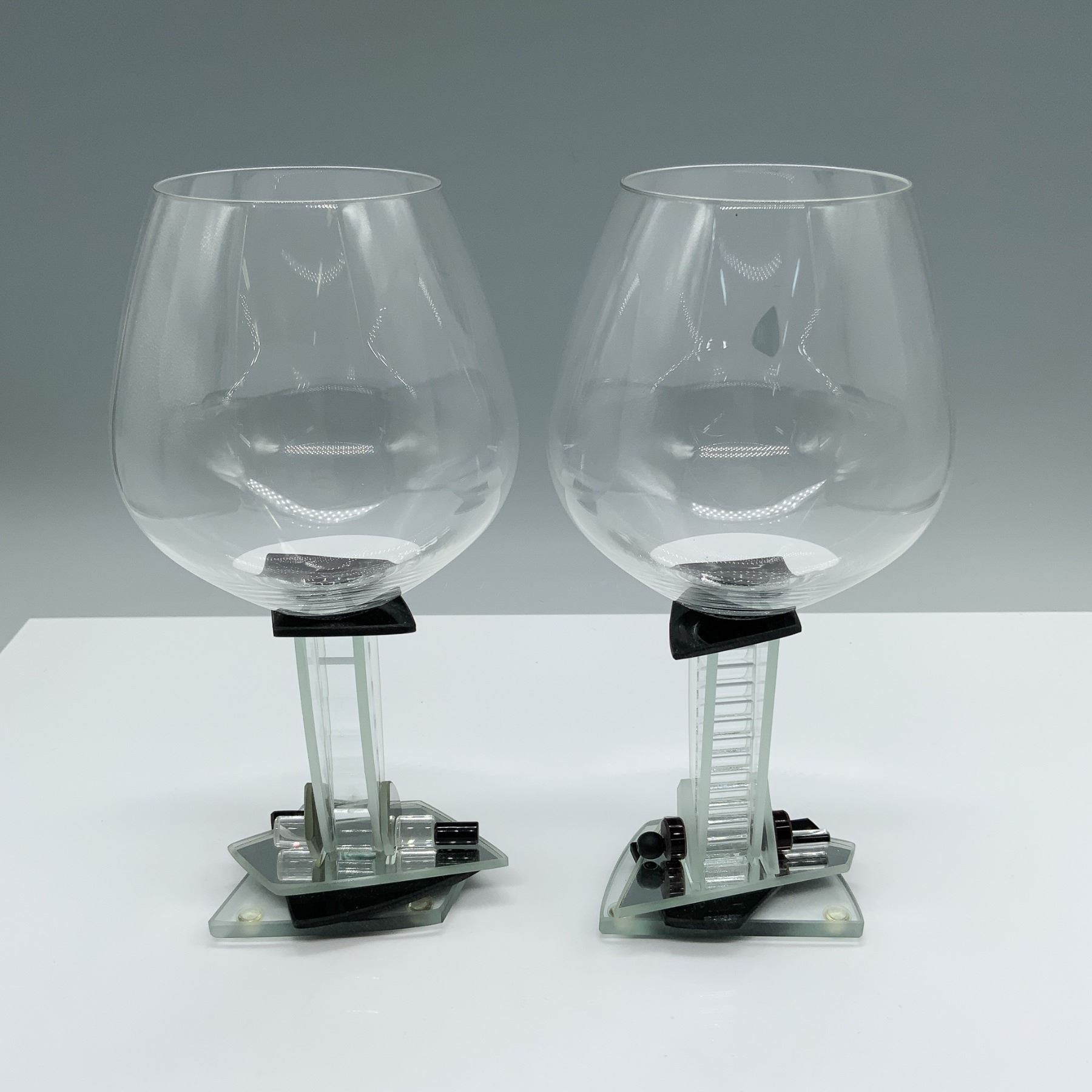 Pair of Ponzini Art Glass Wine Glasses, Modern Architecture
