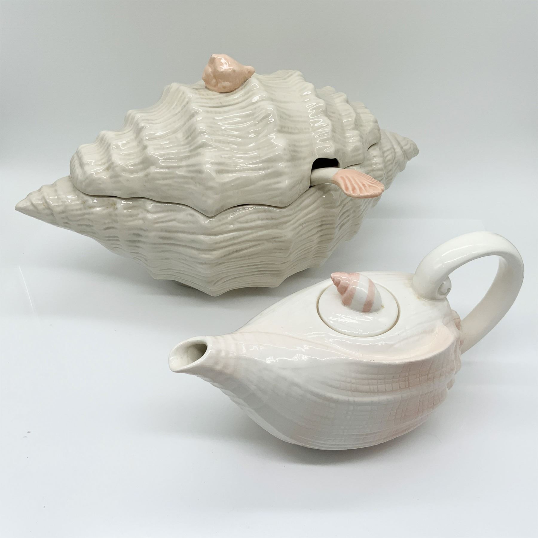 Otagiri Ceramic Seashell-Themed Teapot and Tureen