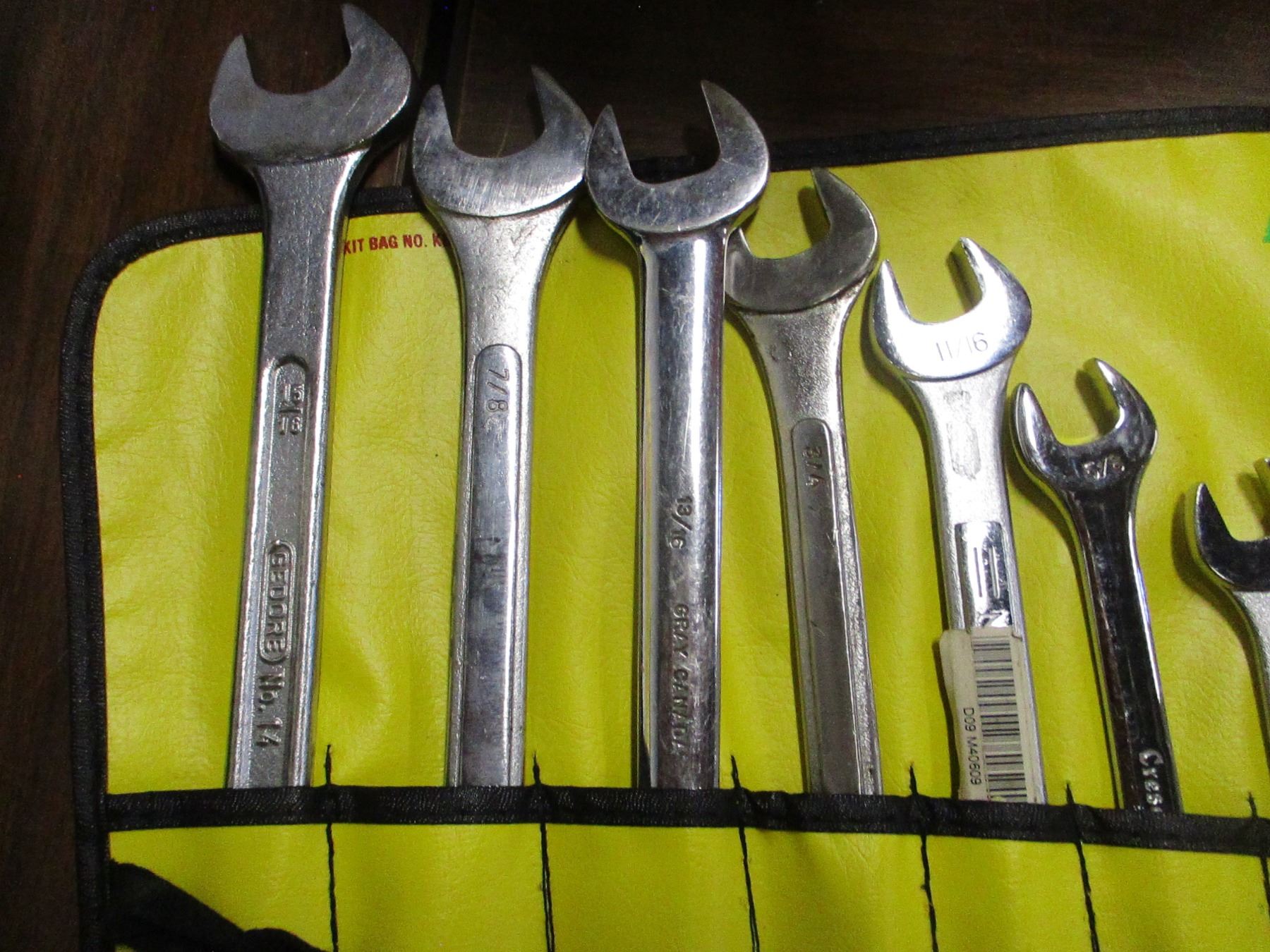 11 PIECE ASSORTED WRENCH SET