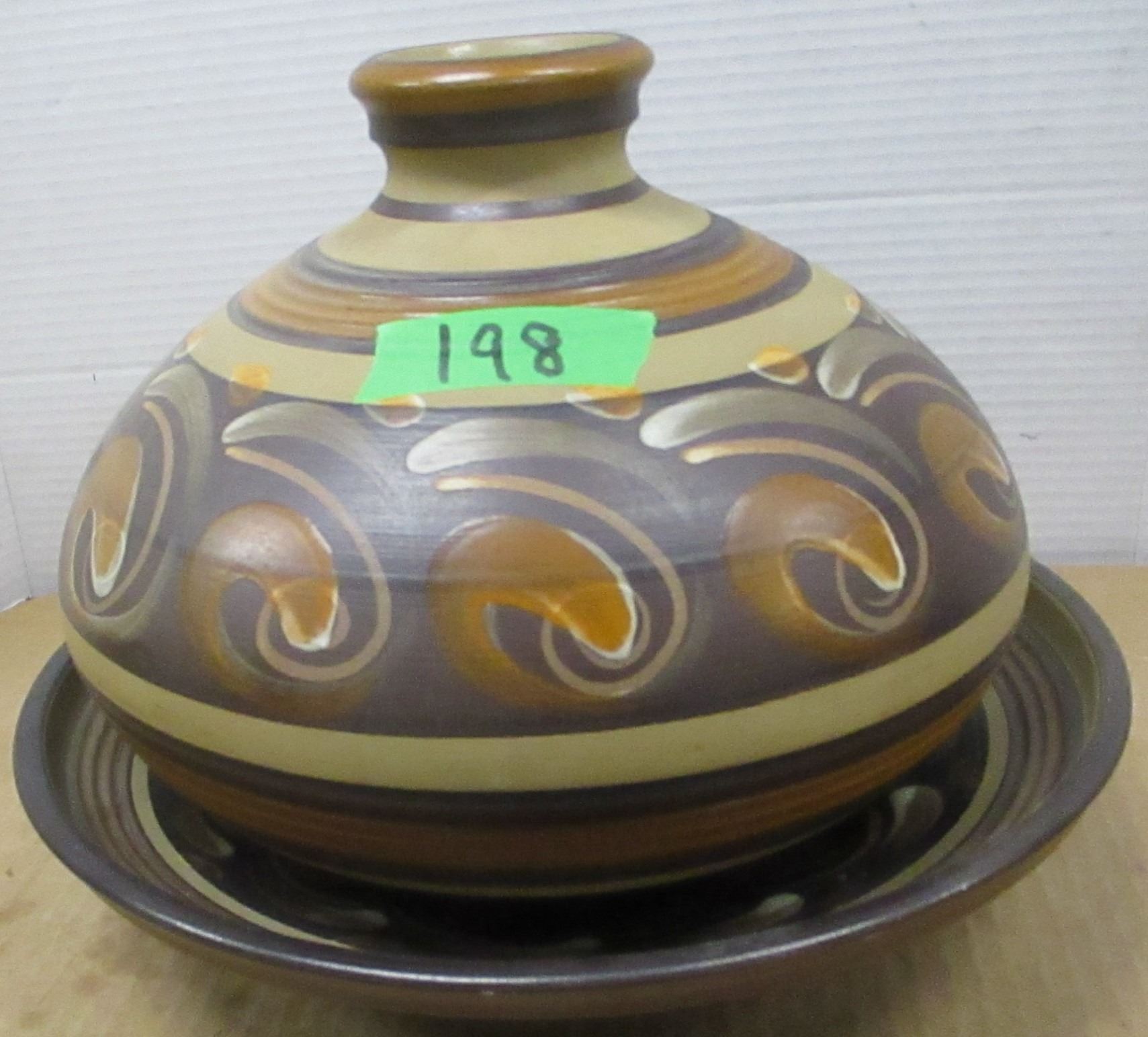 ESTATE/COLLECTABLE: POTTERY VASE & PLATE