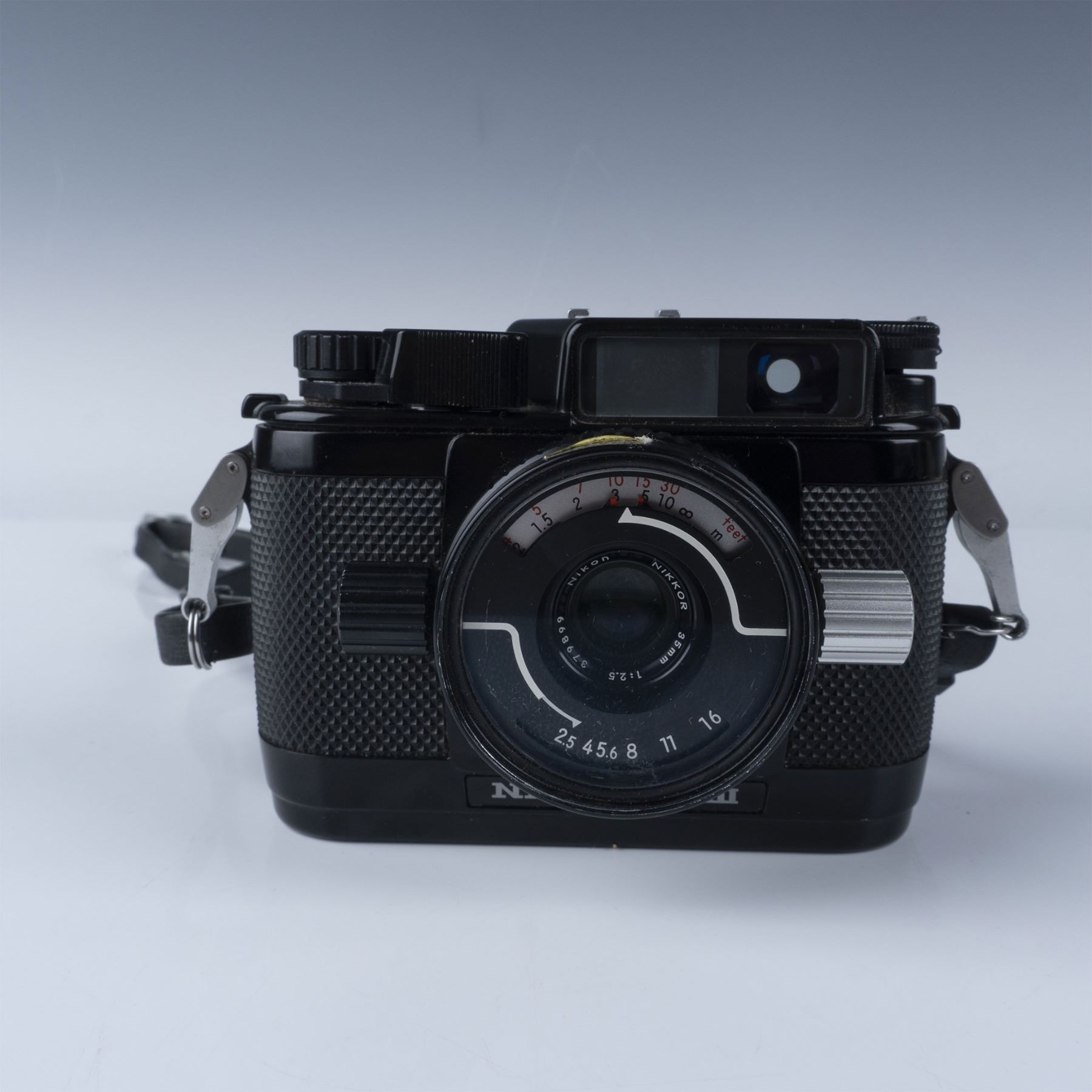 Nikon Nikonos III Underwater Camera, 35mm Lens