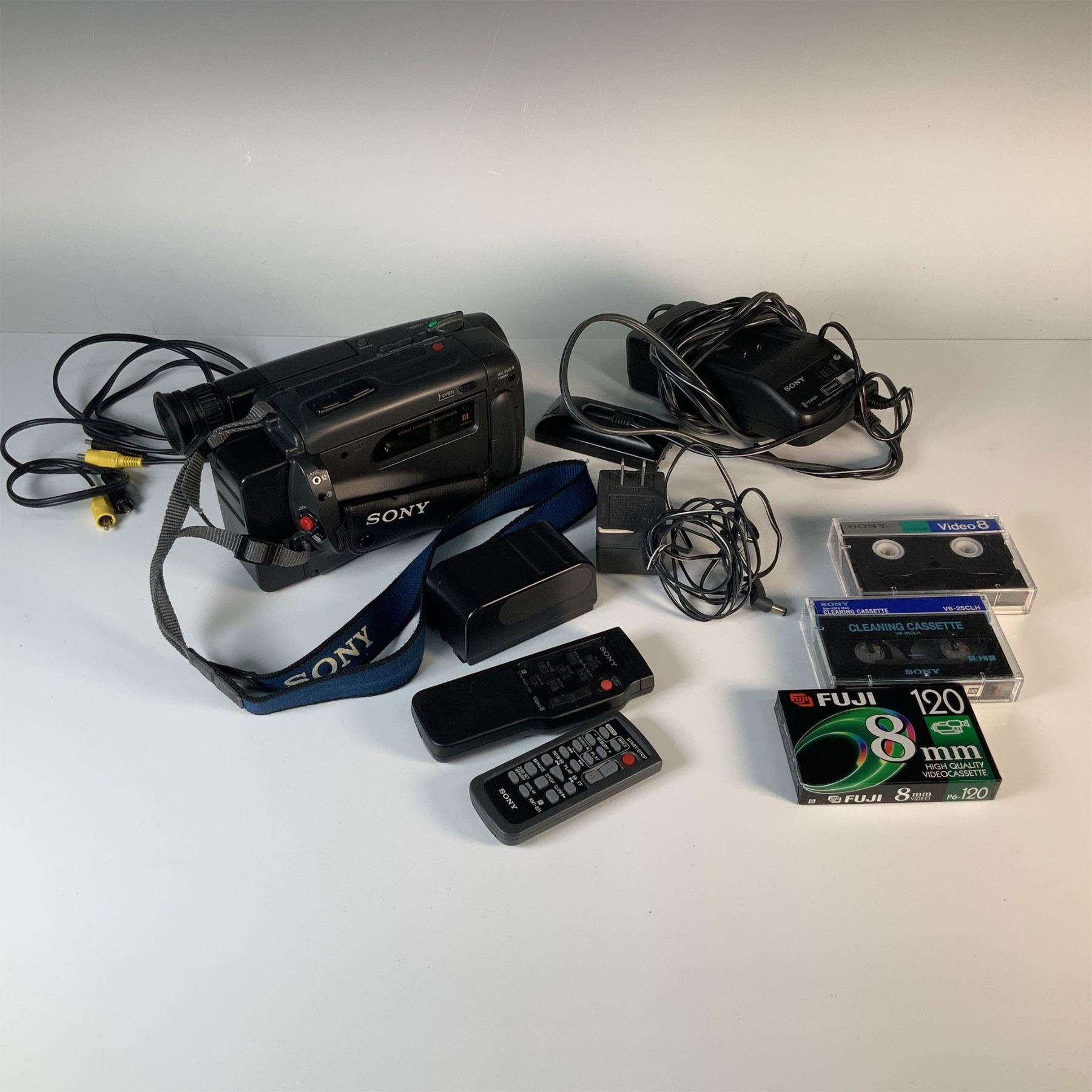 Sony Video 8 Handycam Camcorder w/ Accessories