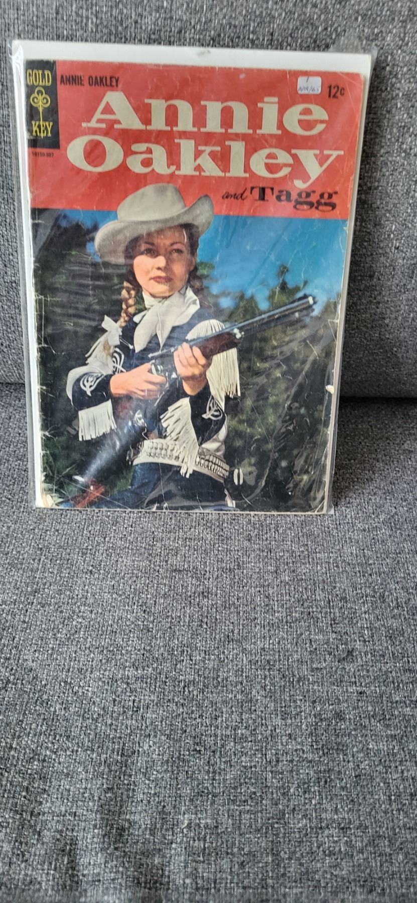 Annie Oakley Comic Book - Schmalz Auctions