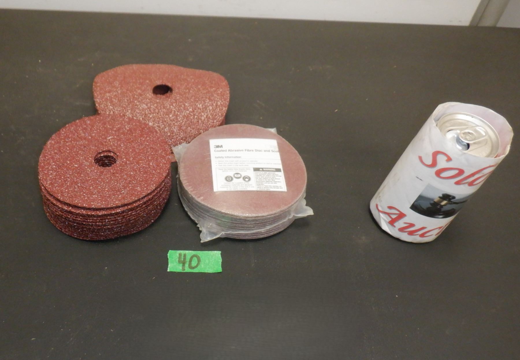 2 new packages of 3M coated abrasive fibre discs