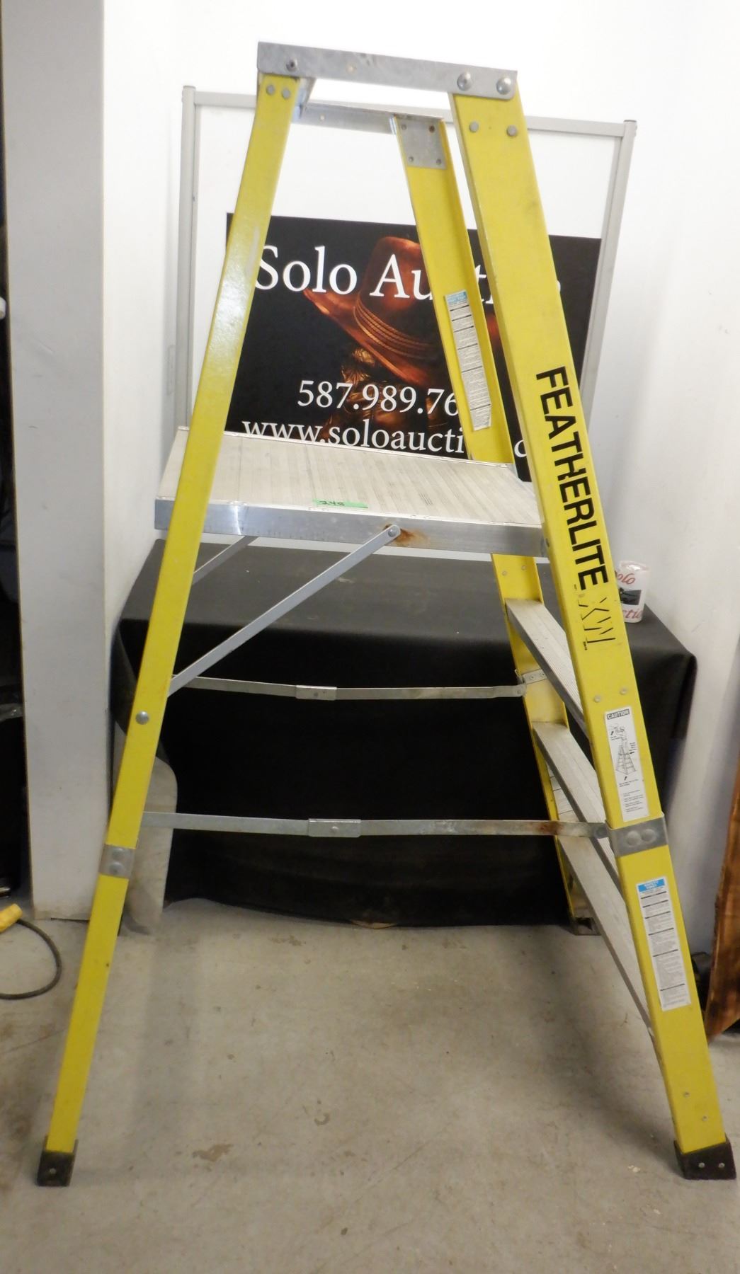 Step ladder by Featherlite