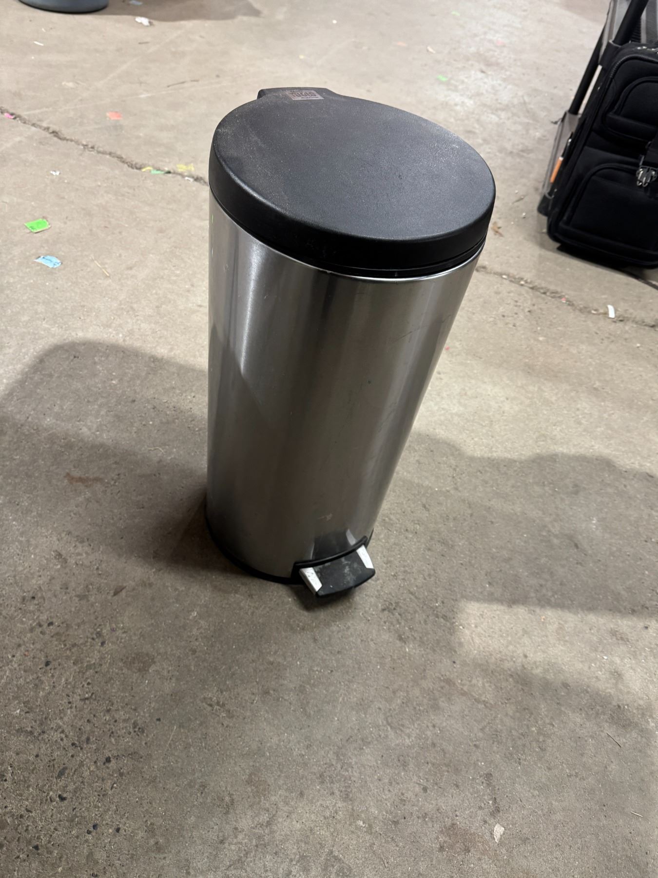 Step garbage can