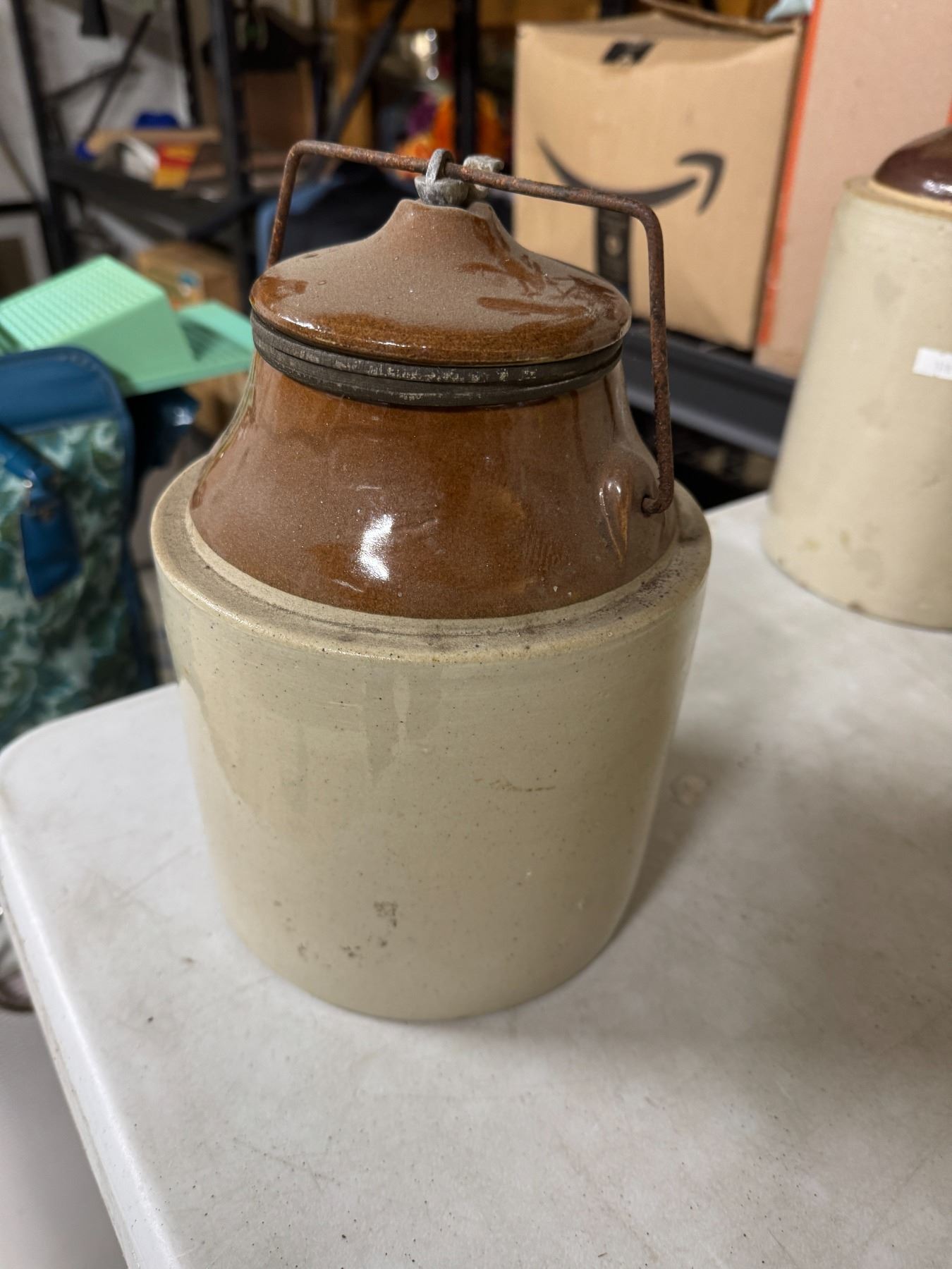 Pottery container
