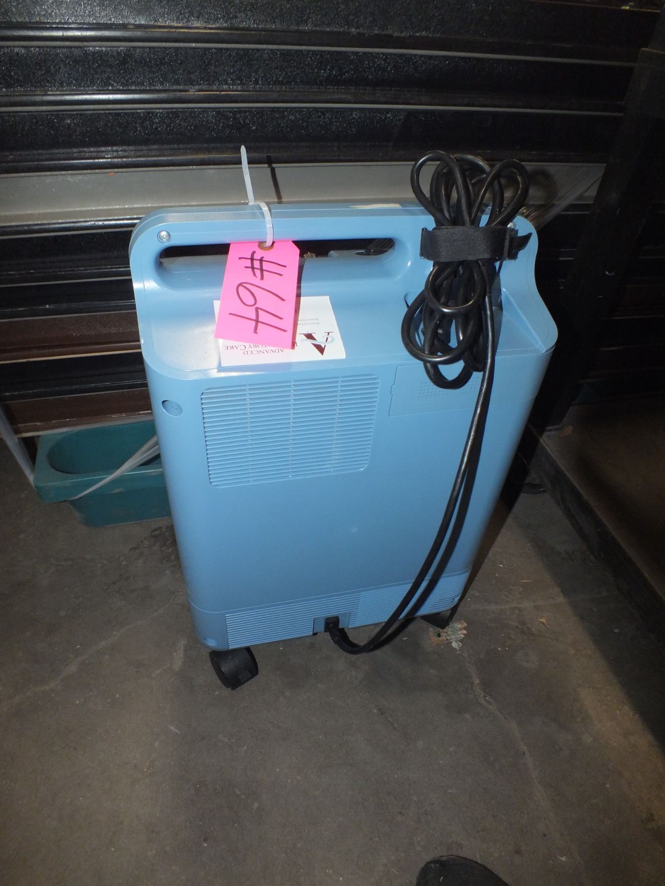 Oxygen Concentrator w/ 5 Air Hose Face Pcs
