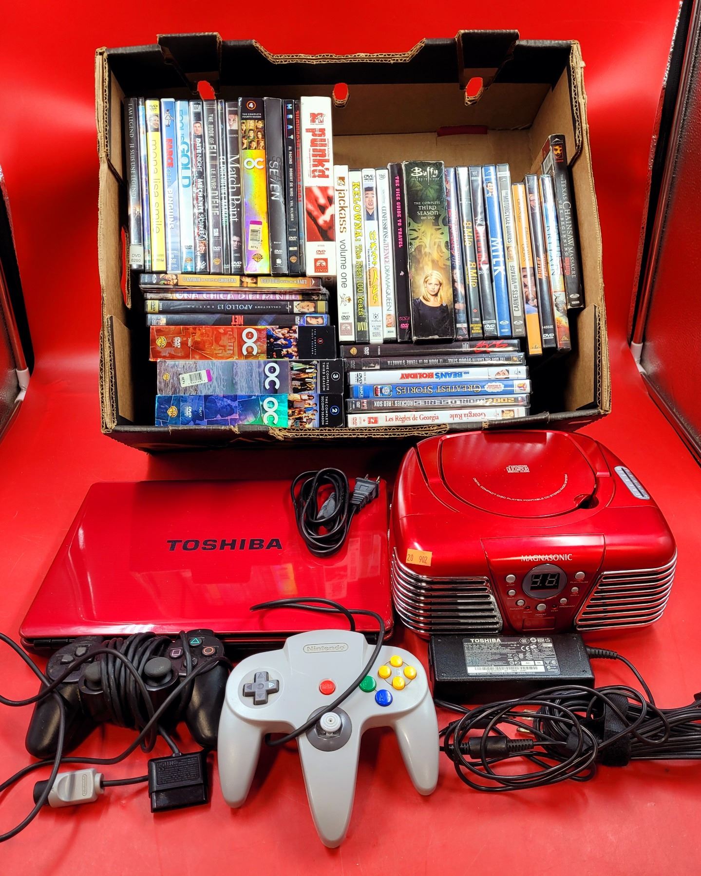 Magnasonic CD Player AM/FM Radio, Toshiba Laptop, Gaming Controllers ...