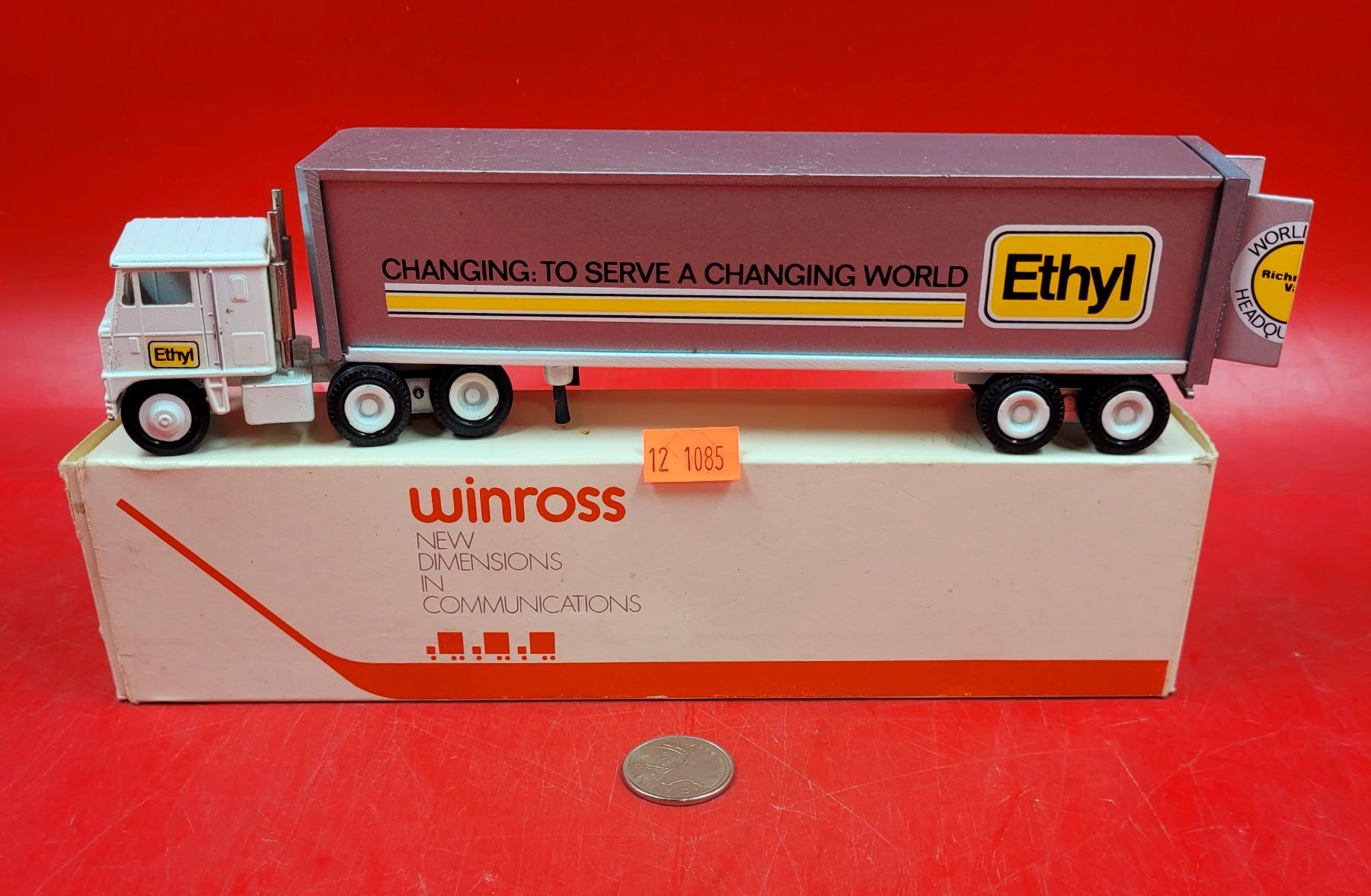 Winross 1:64 Scale Die Cast Model Truck & Trailer