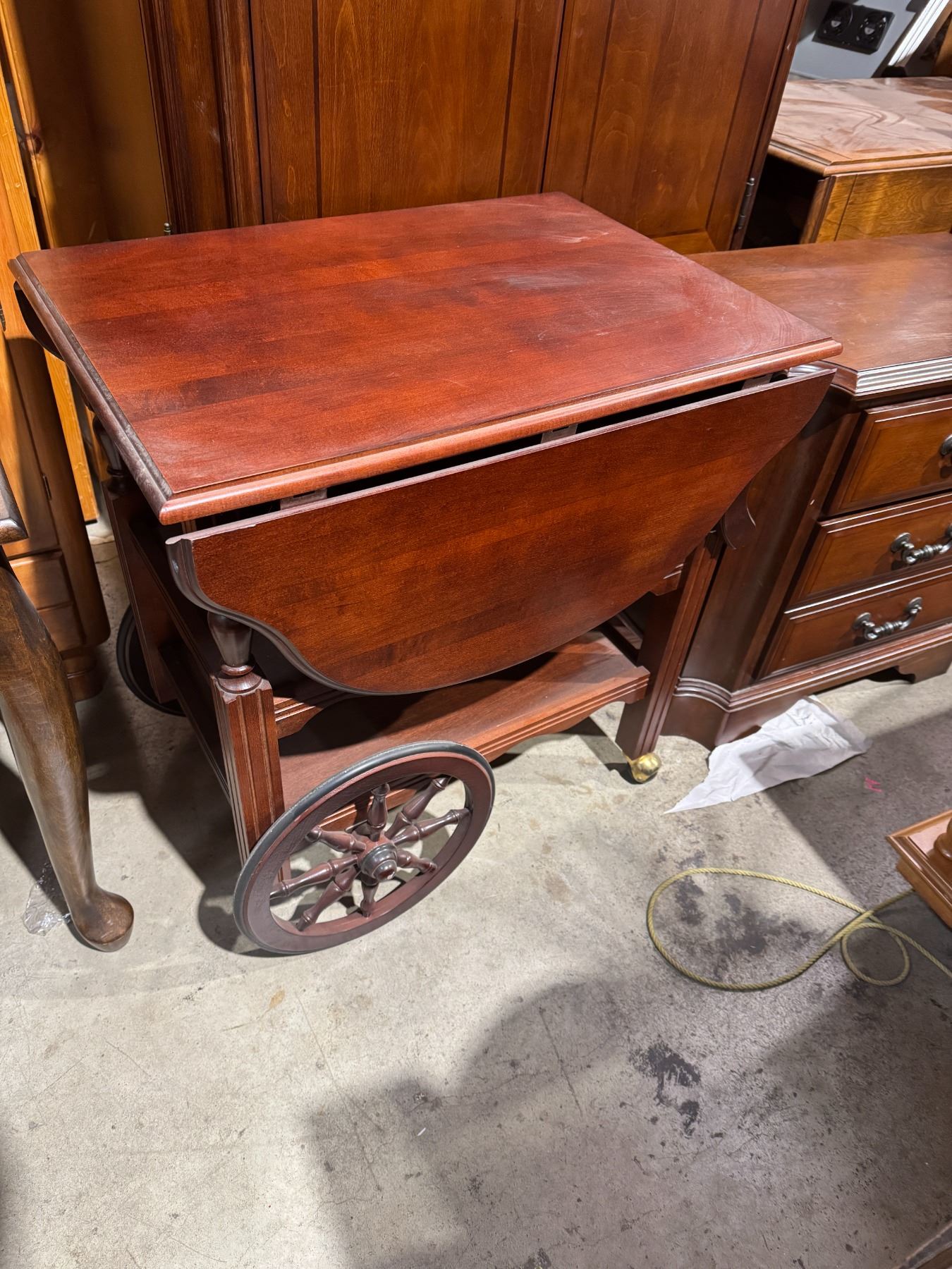 Tea cart