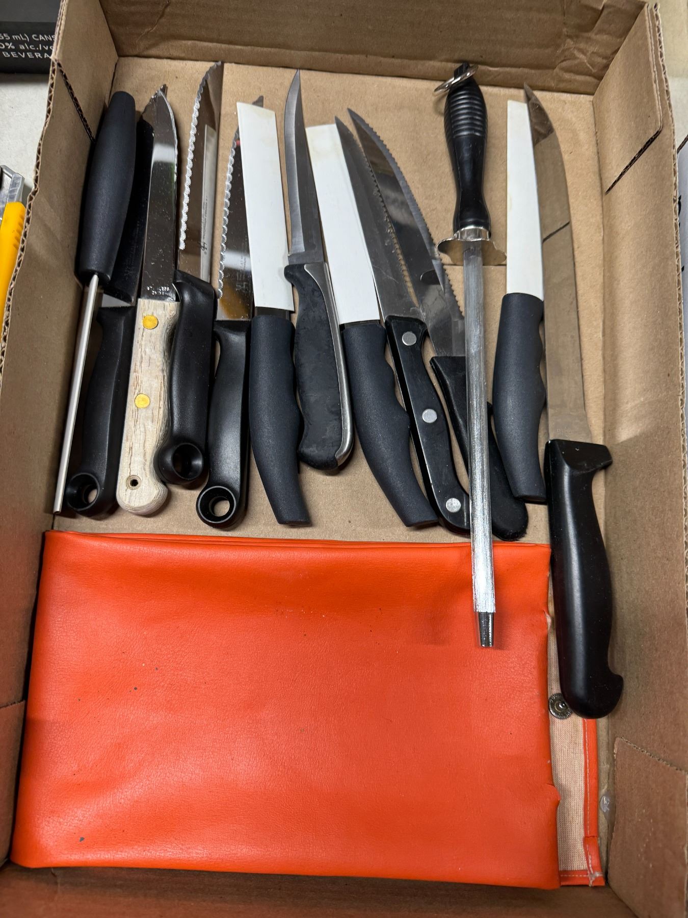 Assorted knives