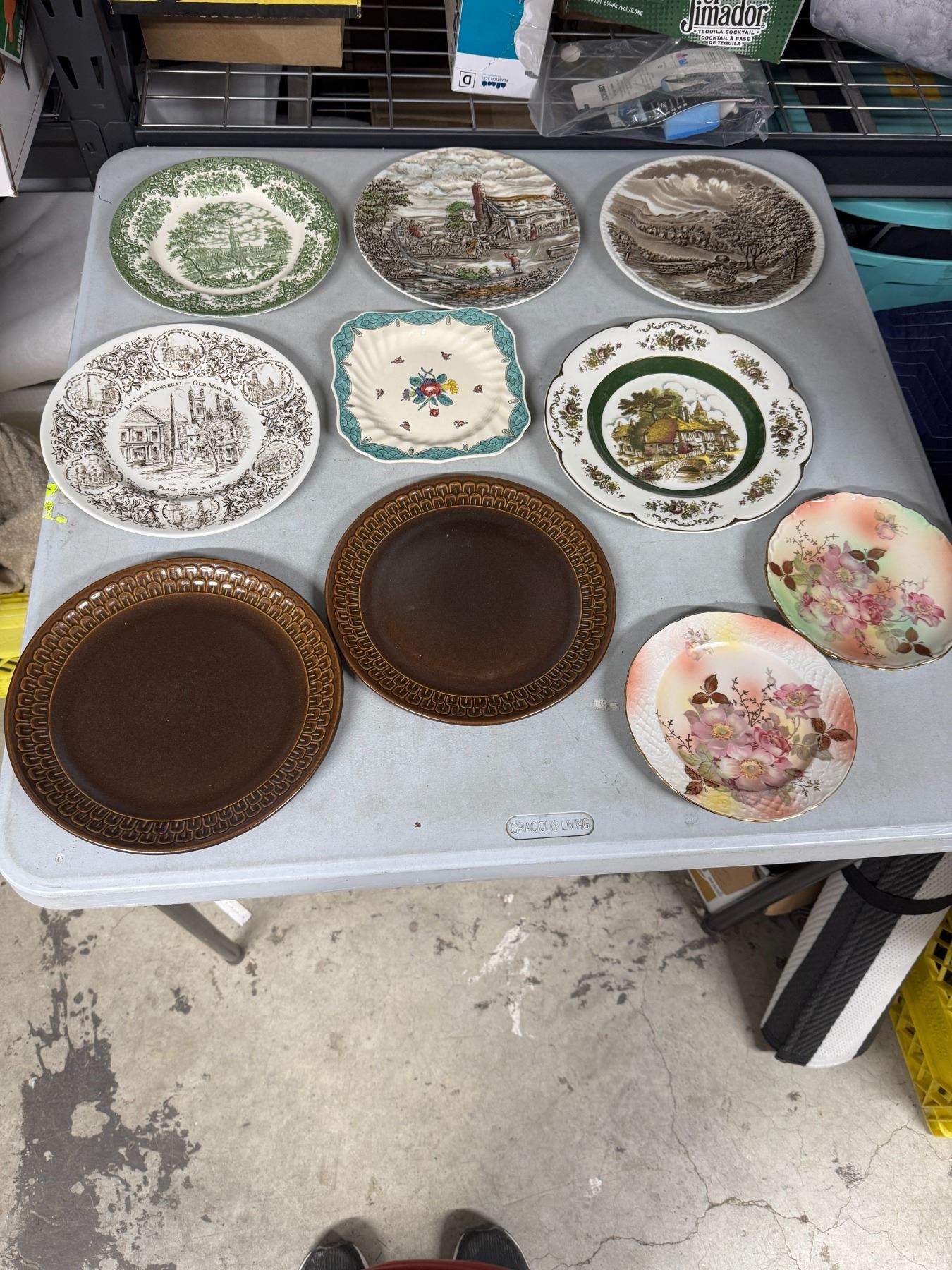 Assorted collectible plate