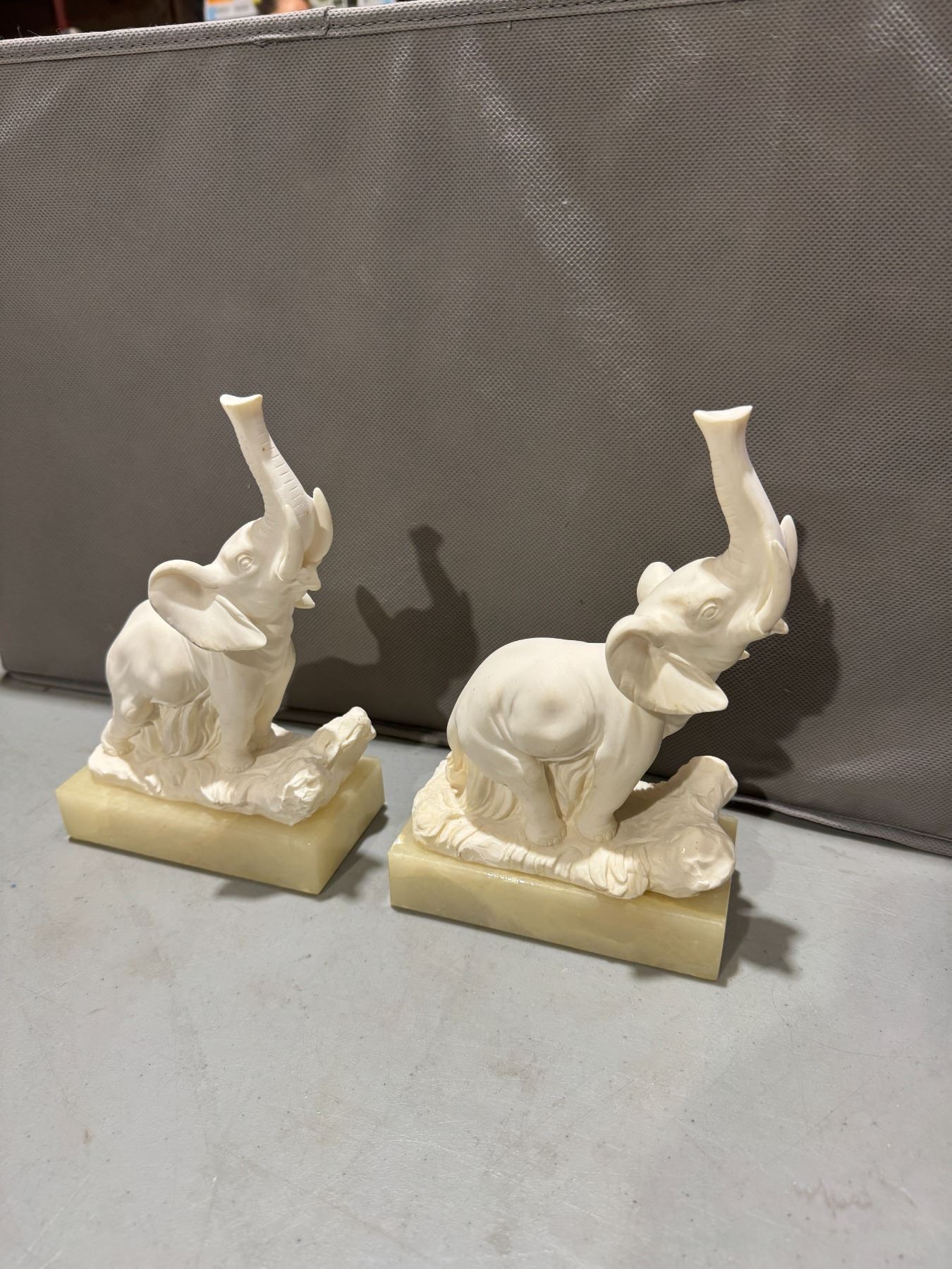 Elephant statue figurine, 1979 a. GIANNELLI Italy, alabaster elephant ...