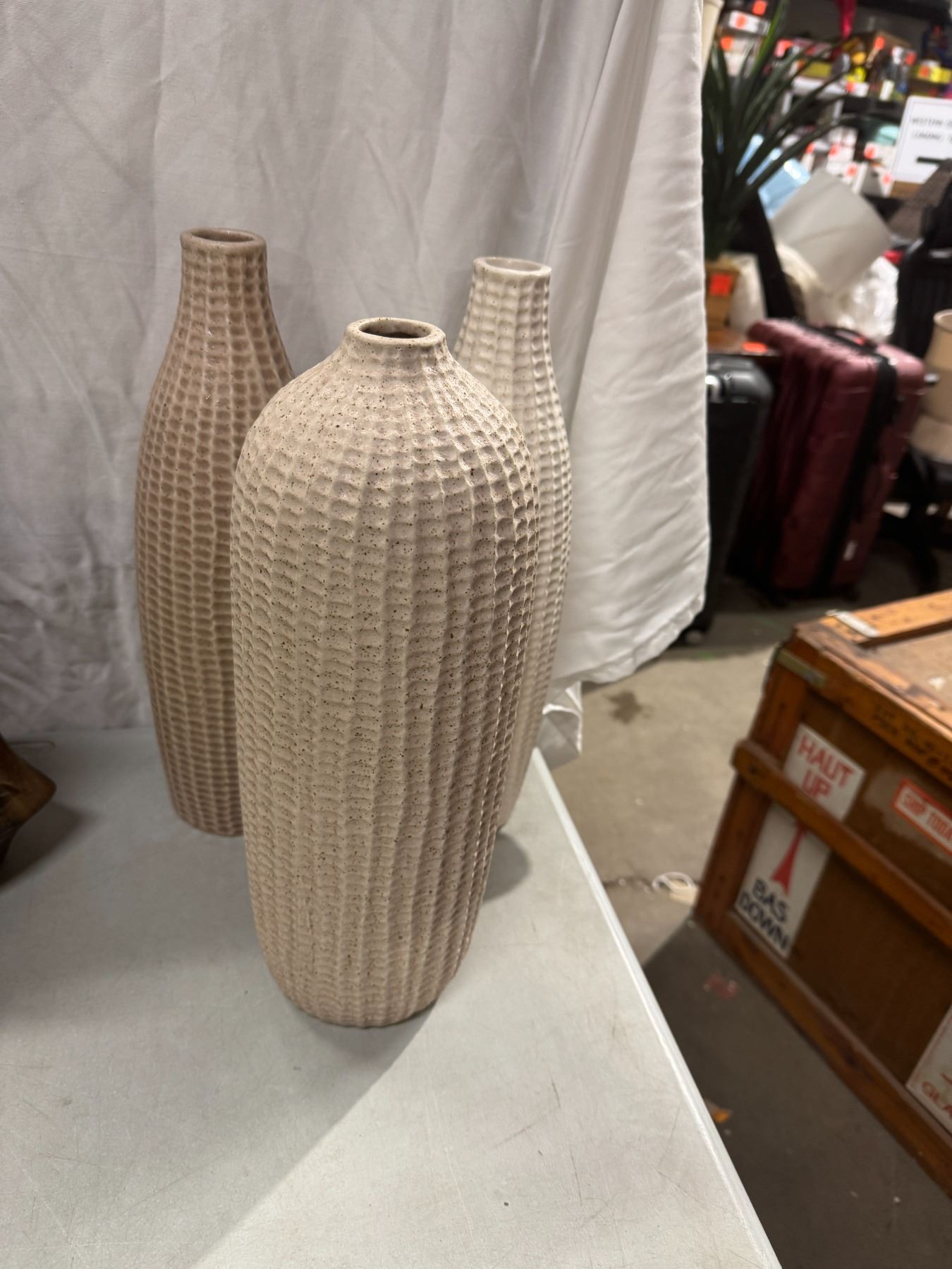 3 vases