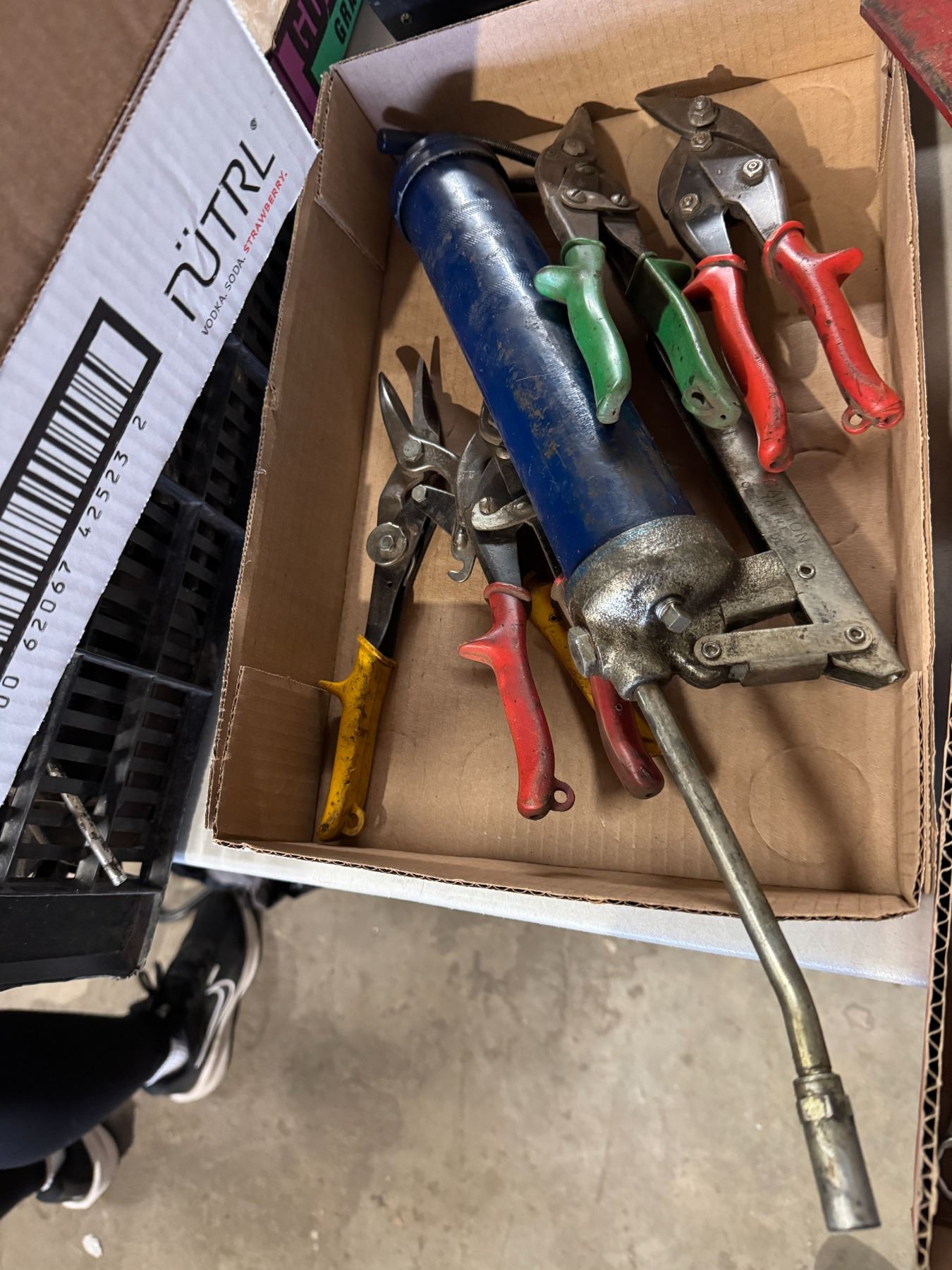 Clippers and grease gun