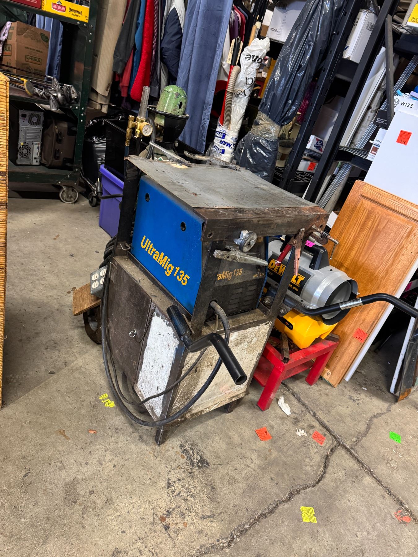 Ultra MiG 135 with tank and stand