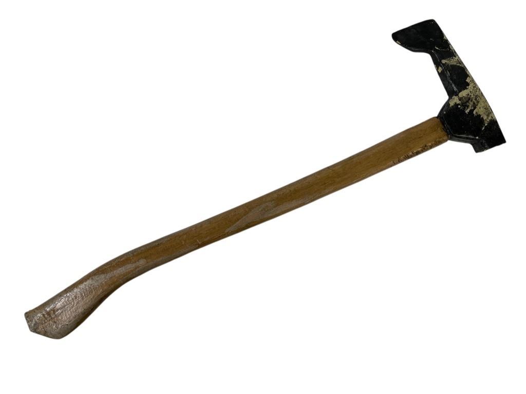 Fear the Walking Dead (2015–2023) - Chris (Lorenzo James Henrie) SFX Axe