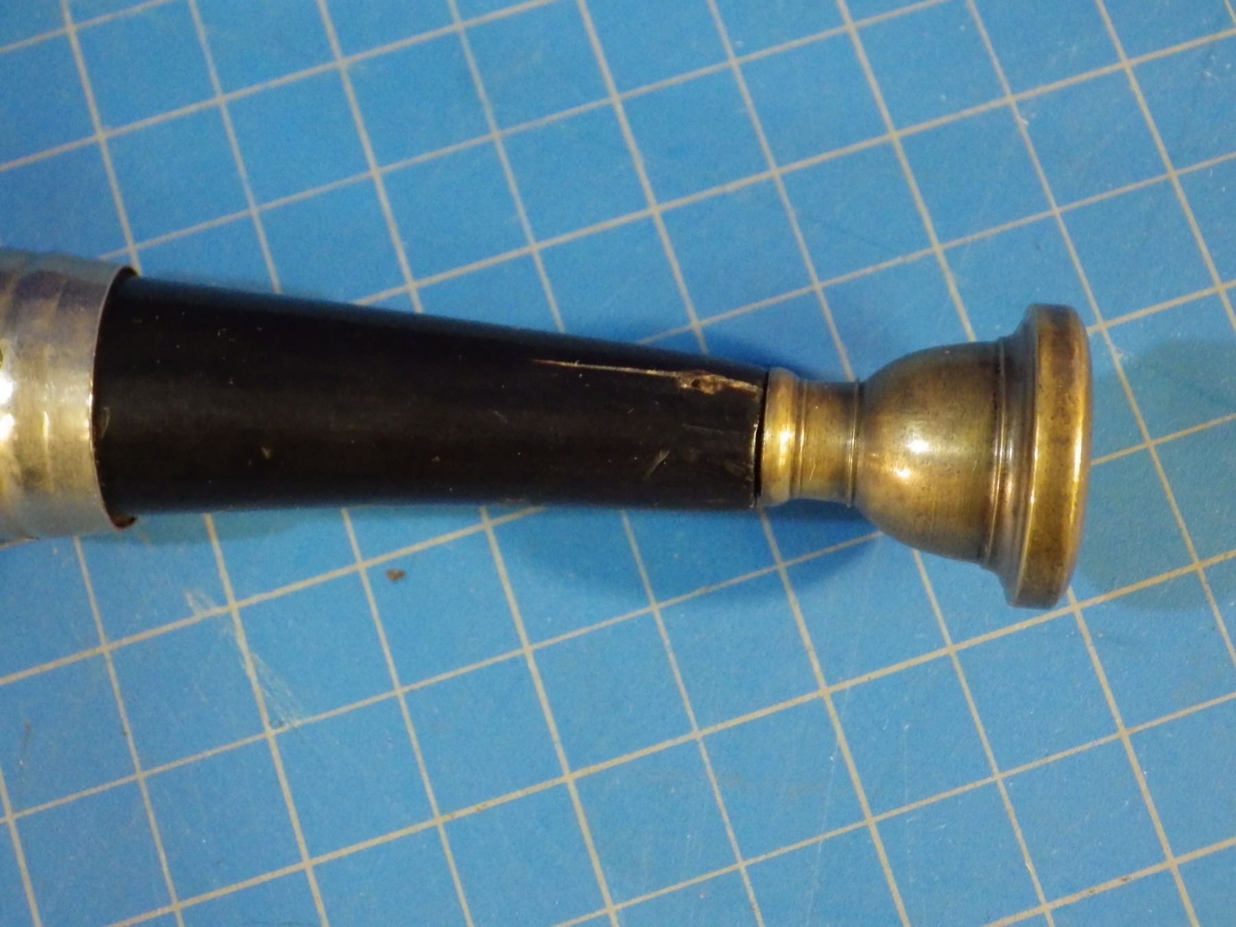 A rare antique signal horn attibuted to the Queen's Rangers First ...