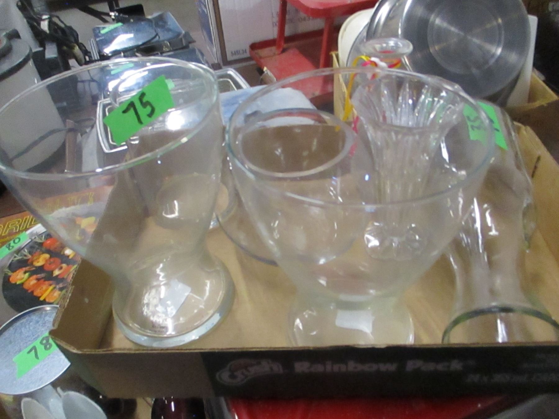 ESTATE: BOX C/W ASSORTED GLASSWARE