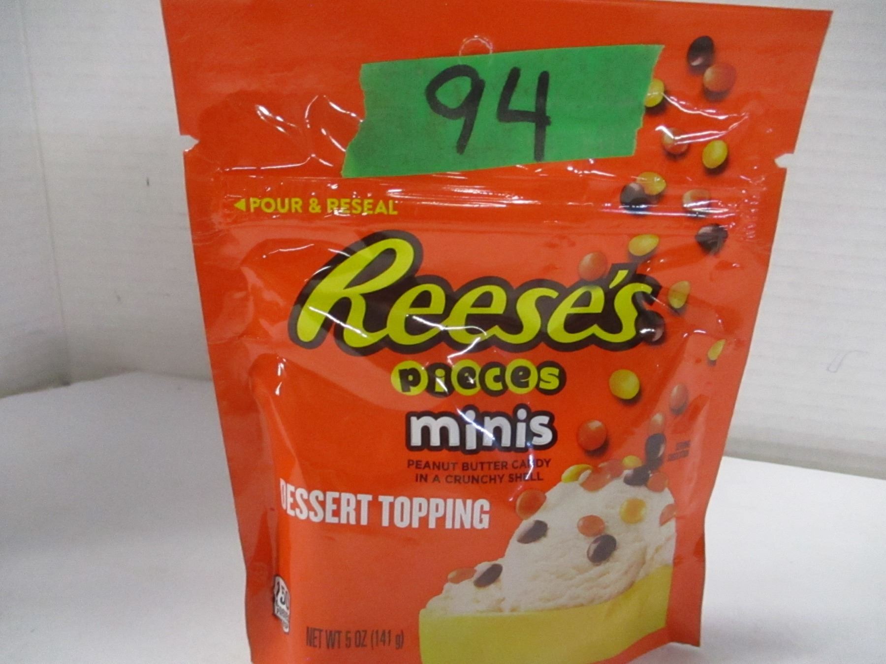FREIGHT DAMAGE (AS IS): MINI REESES PIECES (141G) - BAG
