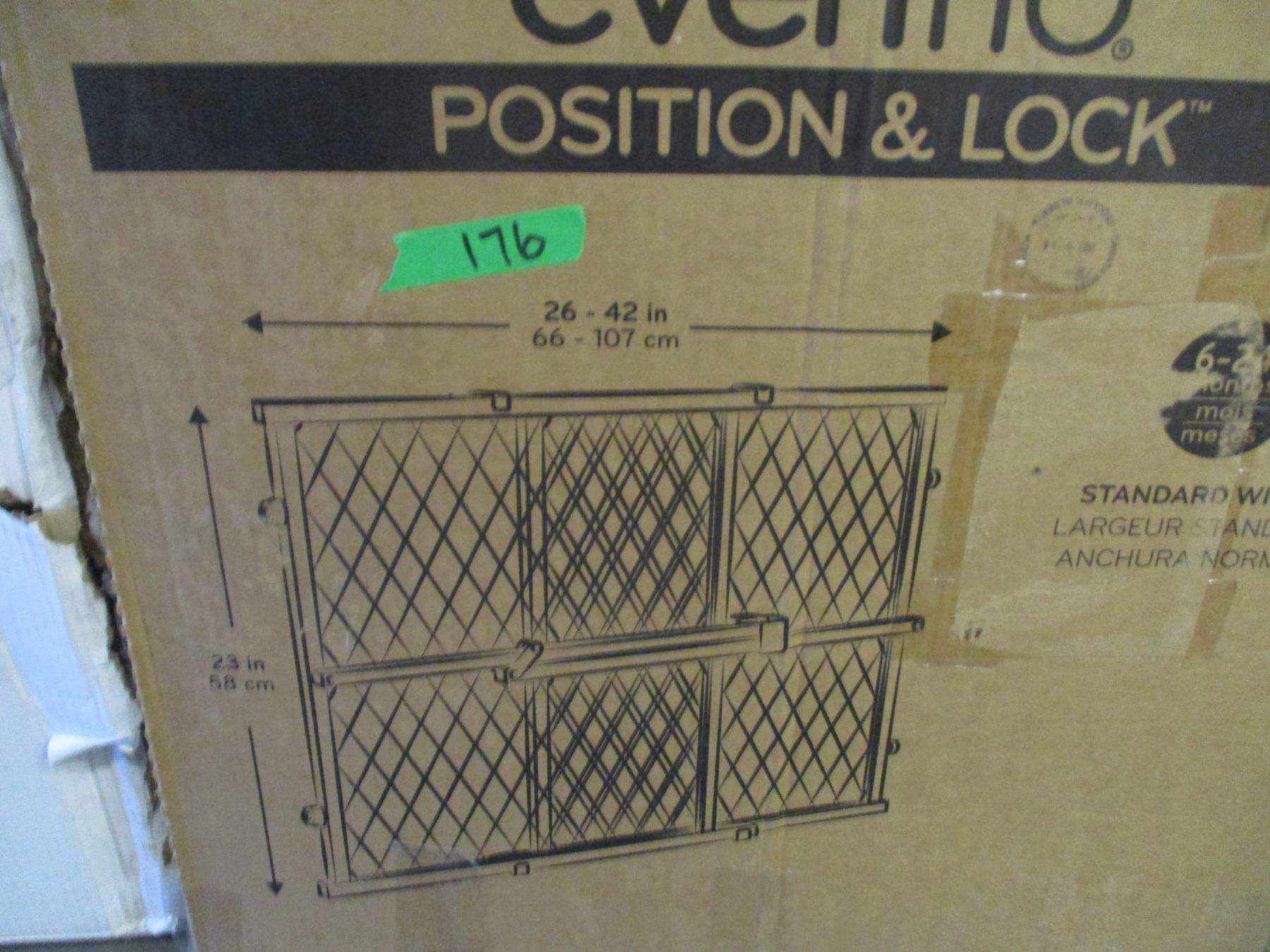 FREIGHT DAMAGE/STORE RETURN (AS IS): EVENFLO 26" PLASTIC SAFETY GATE