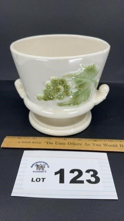 HULL POTTERY TOKAY 6 inches tall