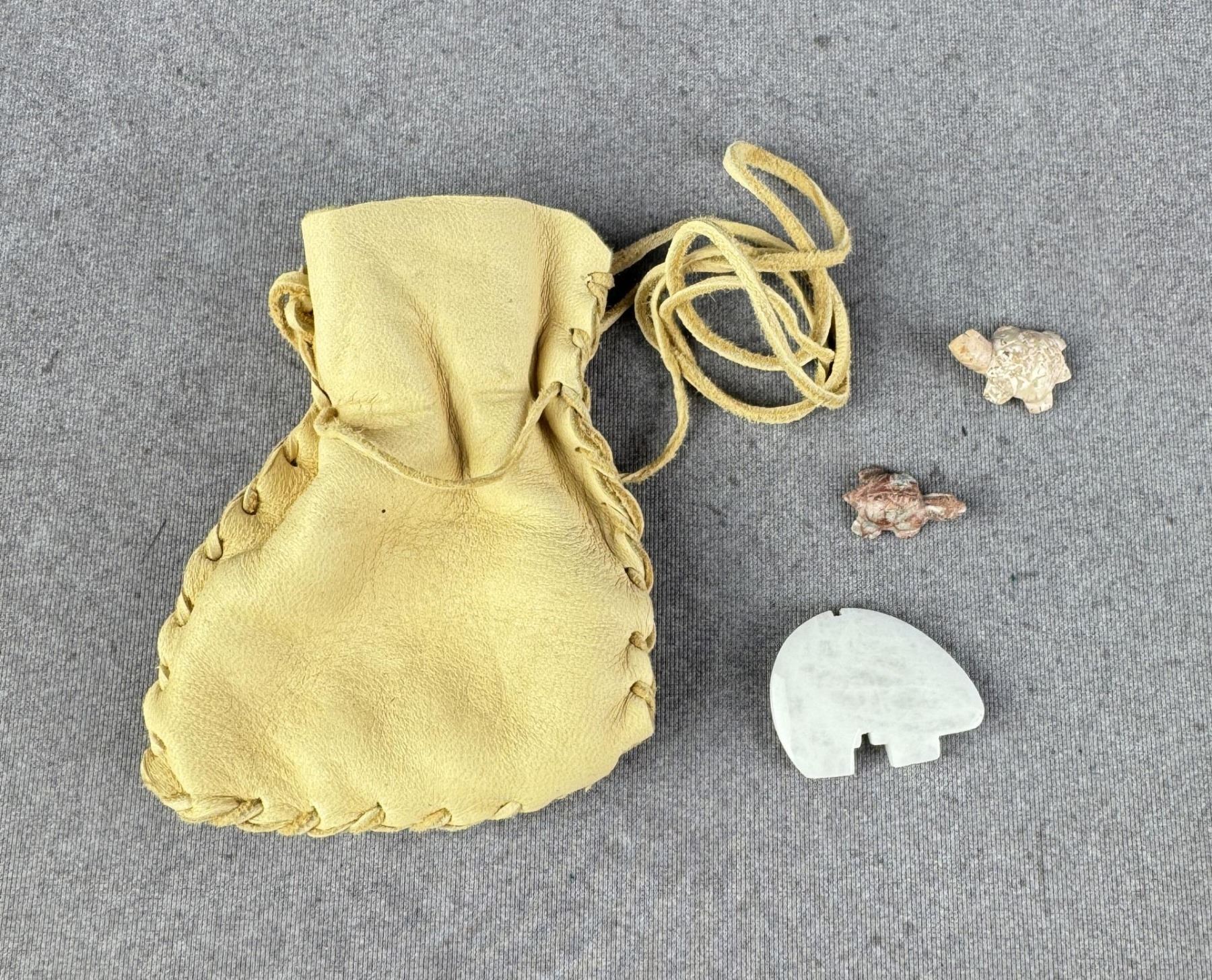 Native American Indian Medicine Pouch & Carvings