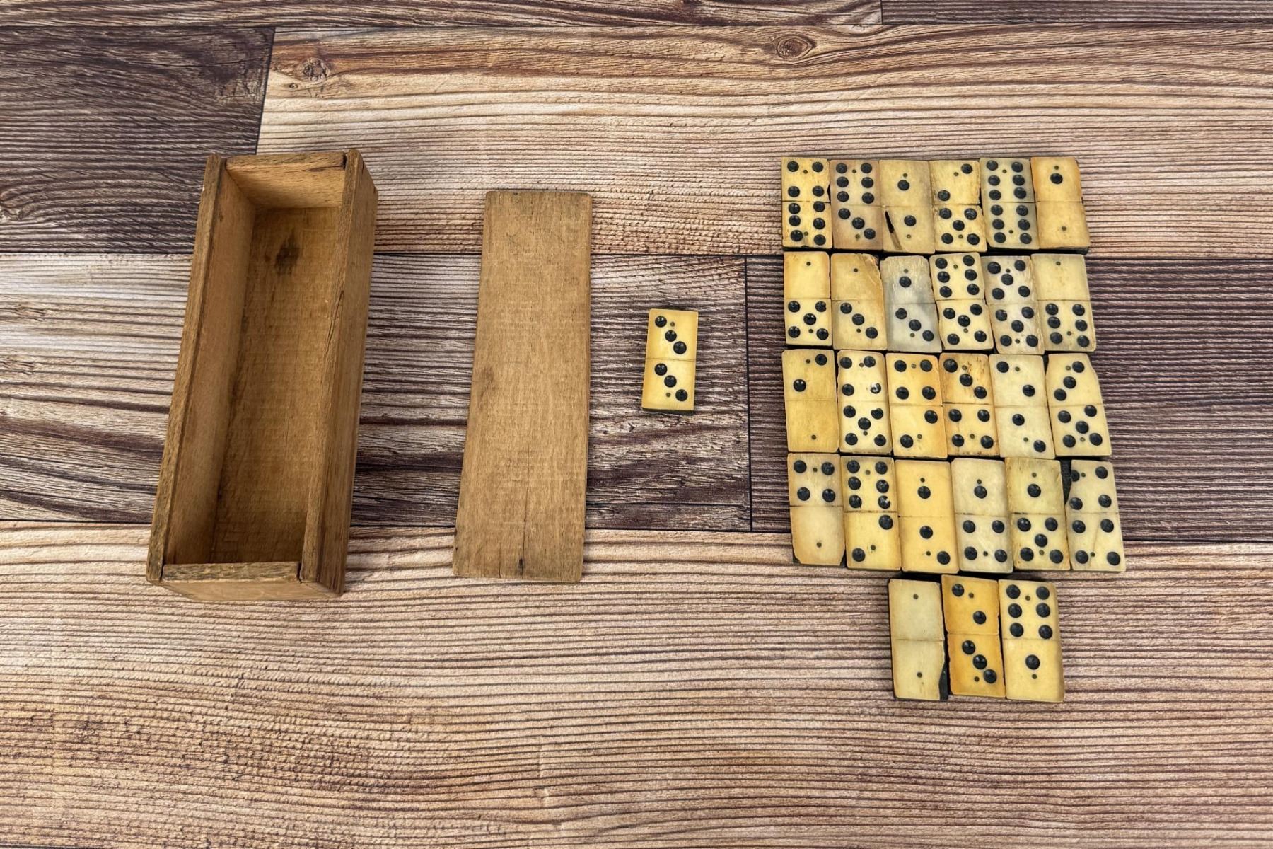 Civil War Bone and Ebony Dominoes