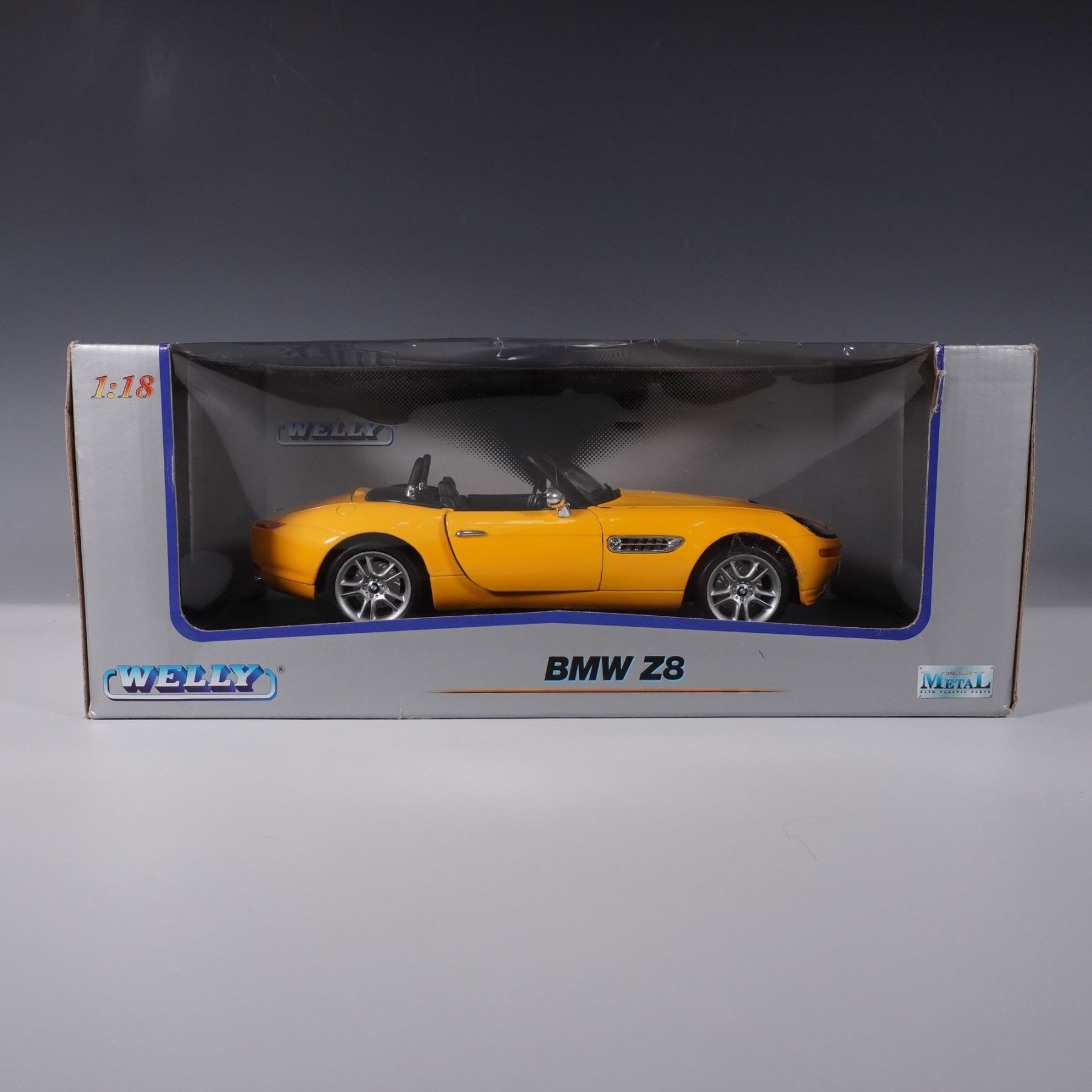 Welly 1:18 Diecast BMW Z8 Model Car, Yellow