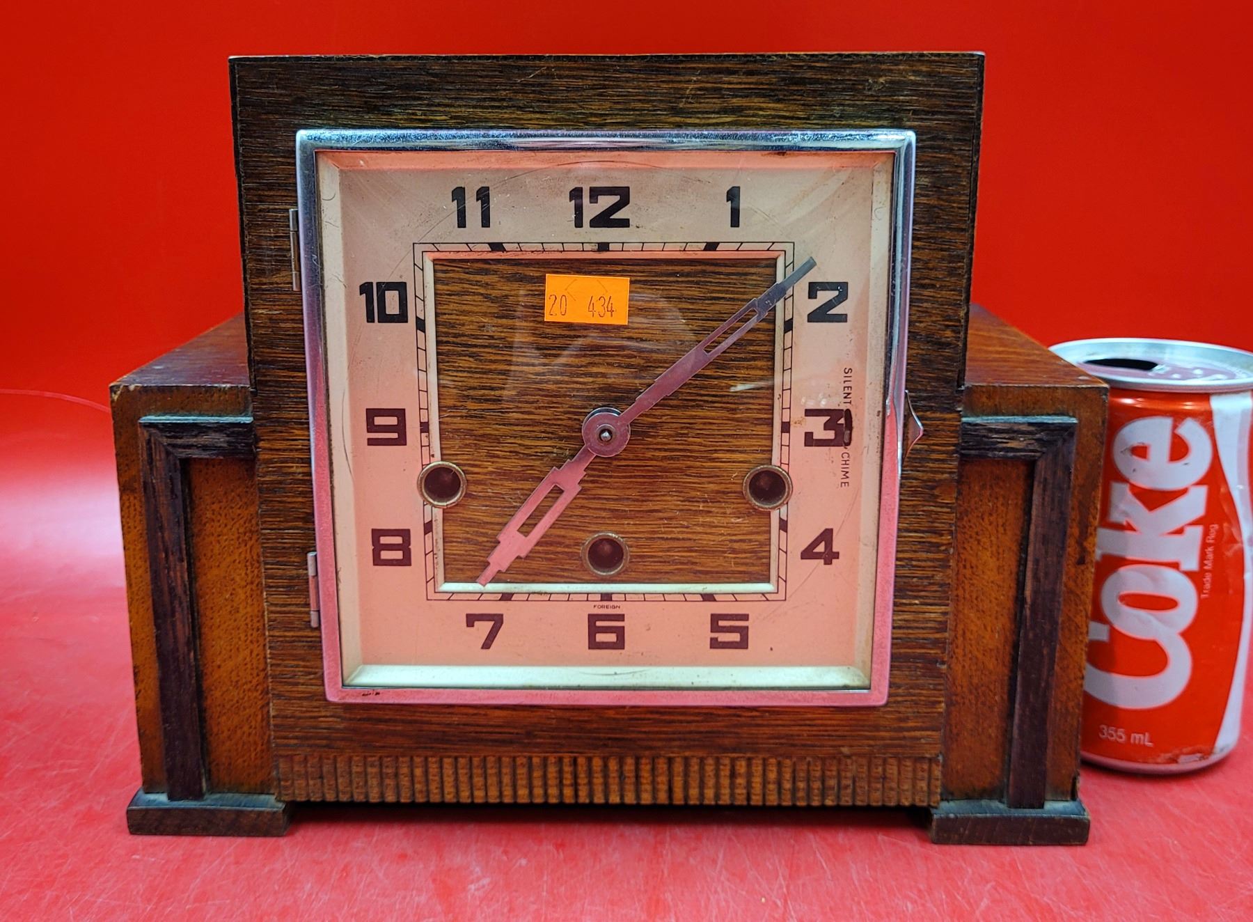 VTG MCM Wooden Mantle Clock