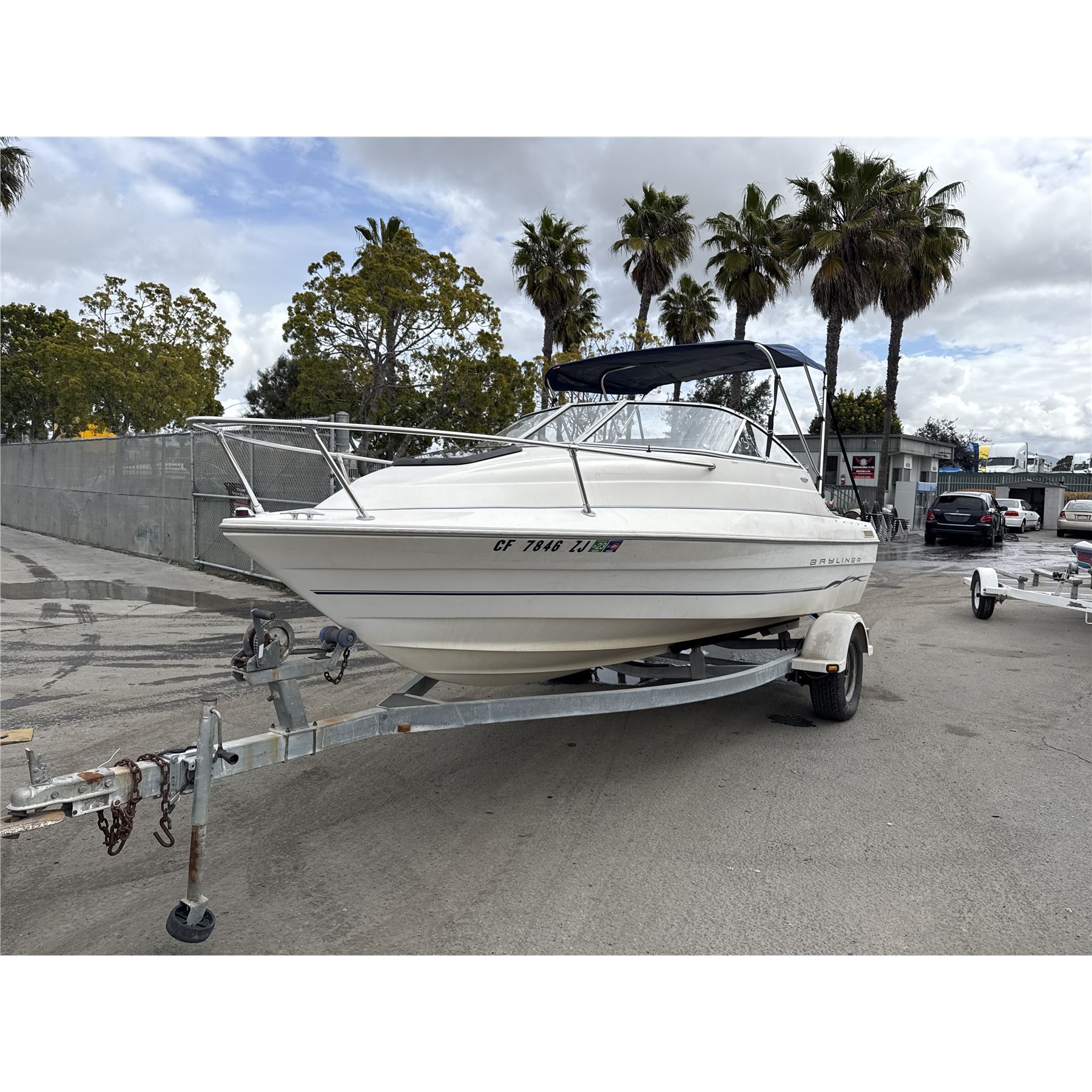 2001 Bayliner cuddy