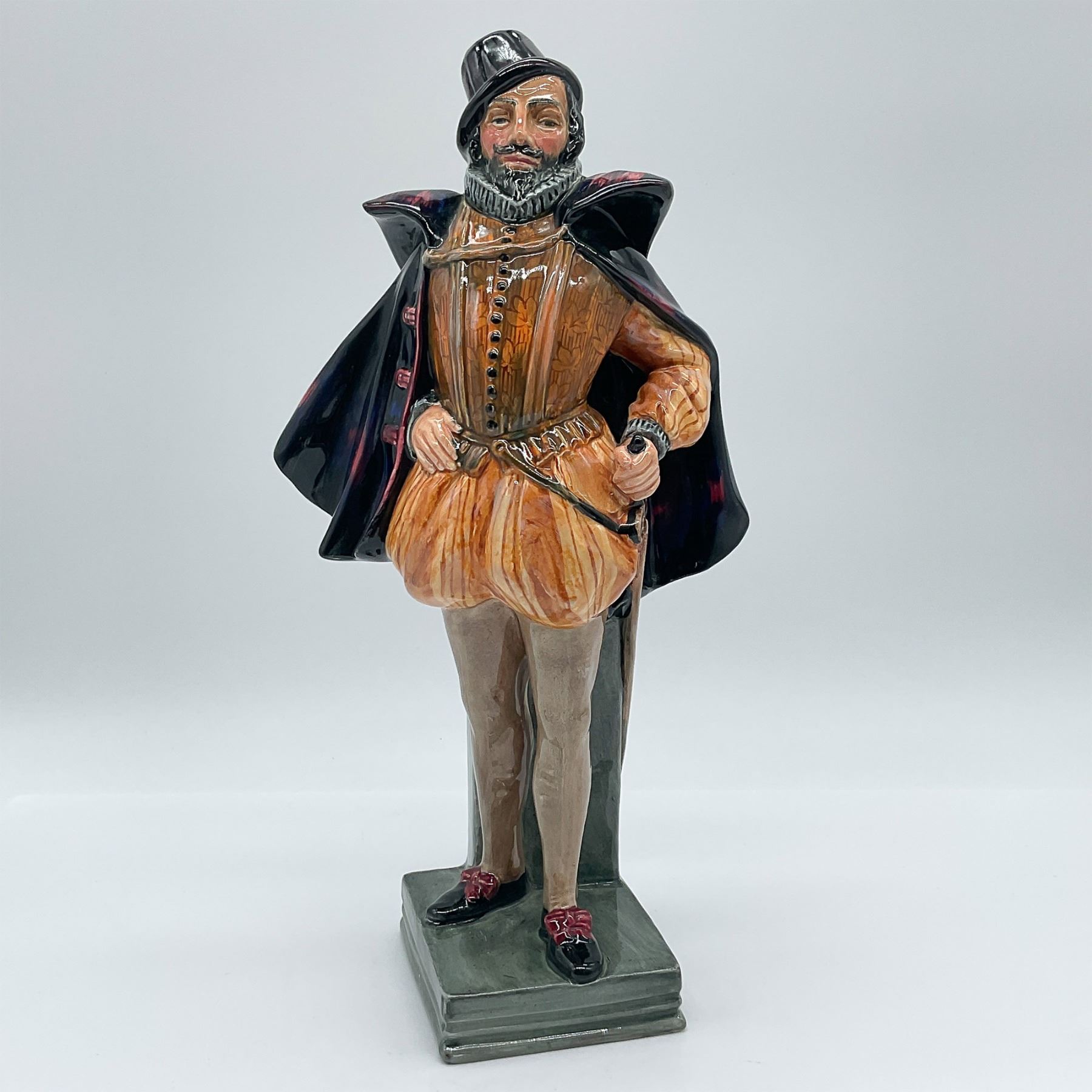 Royal Doulton Porcelain Figurine, Sir Walter Raleigh HN2015
