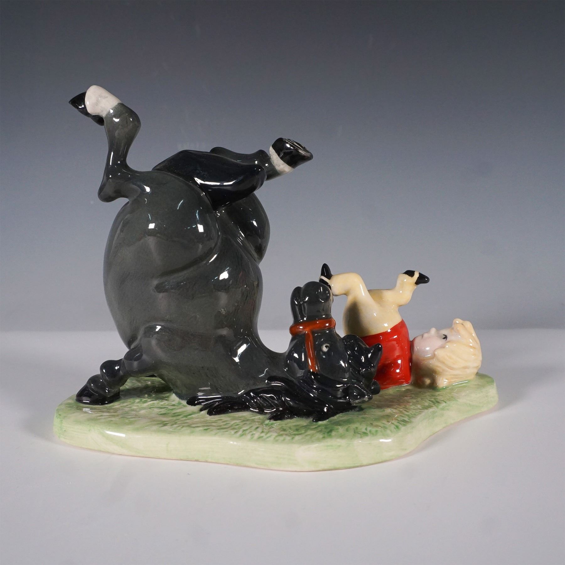 Royal Doulton Thelwell Figurine, Suppling Exercises NT6