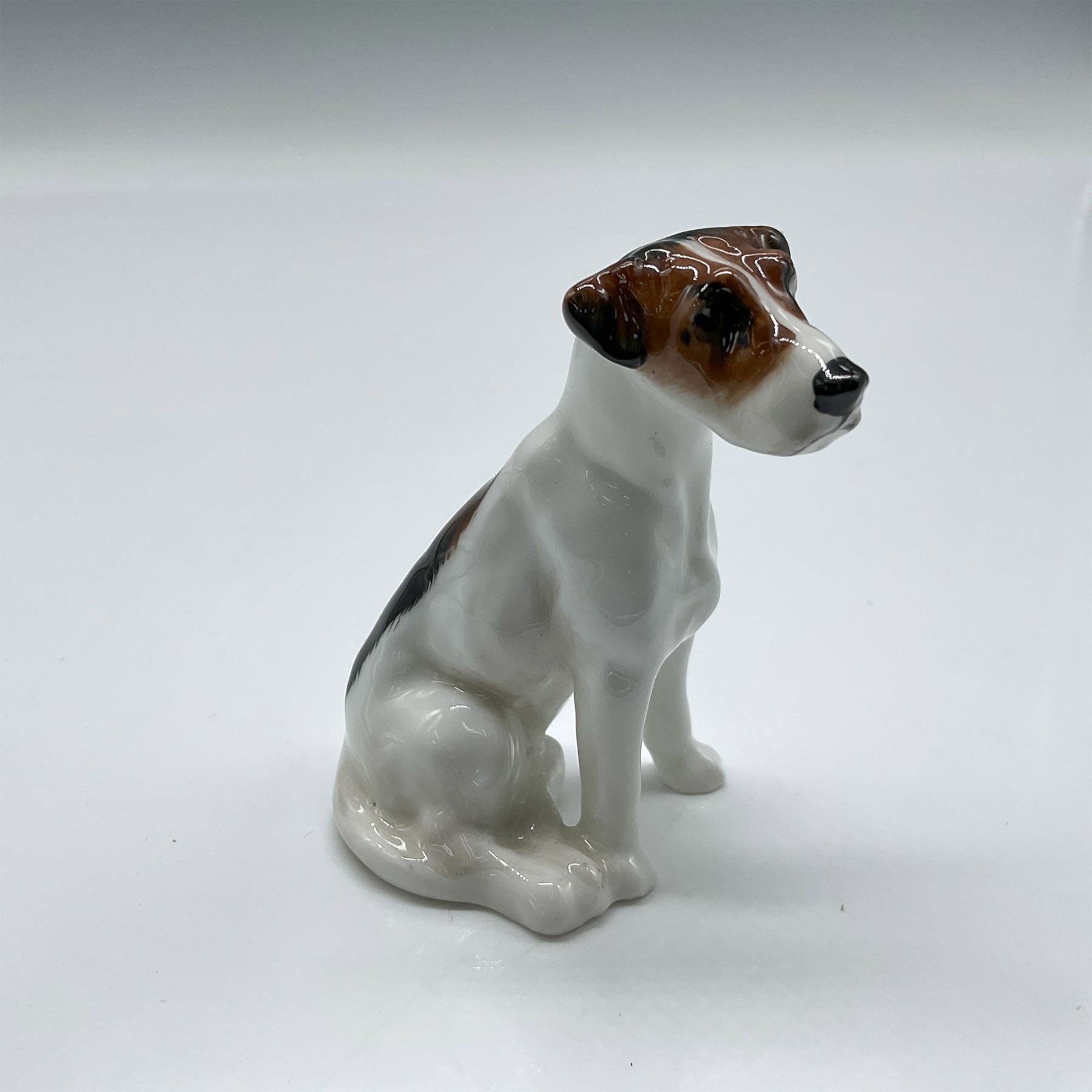 Royal Doulton Dog Figurine, American Foxhound K7
