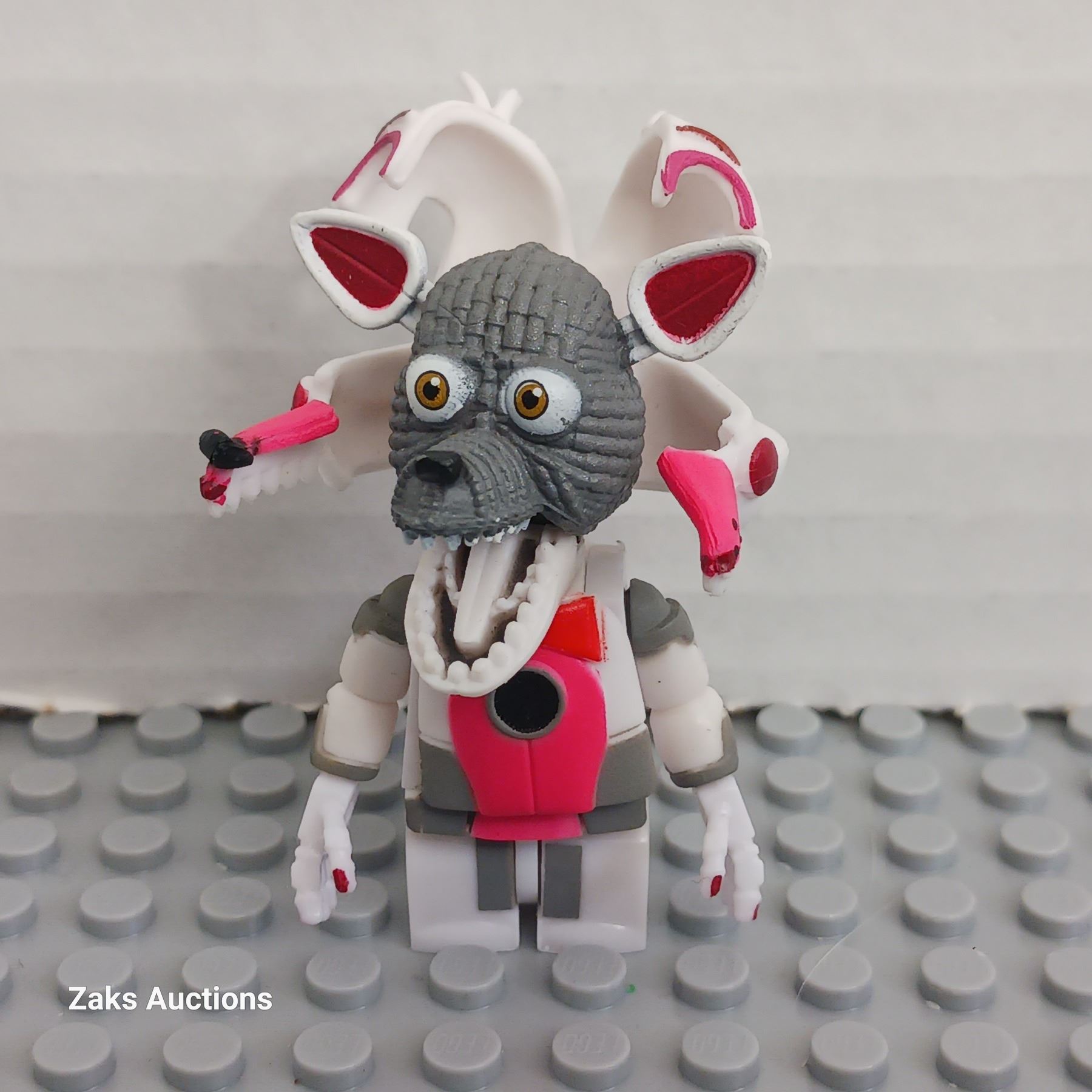 McFarlane Five Nights at Freddy's Jumpscare Funtime Foxy Vinyl Minifigure