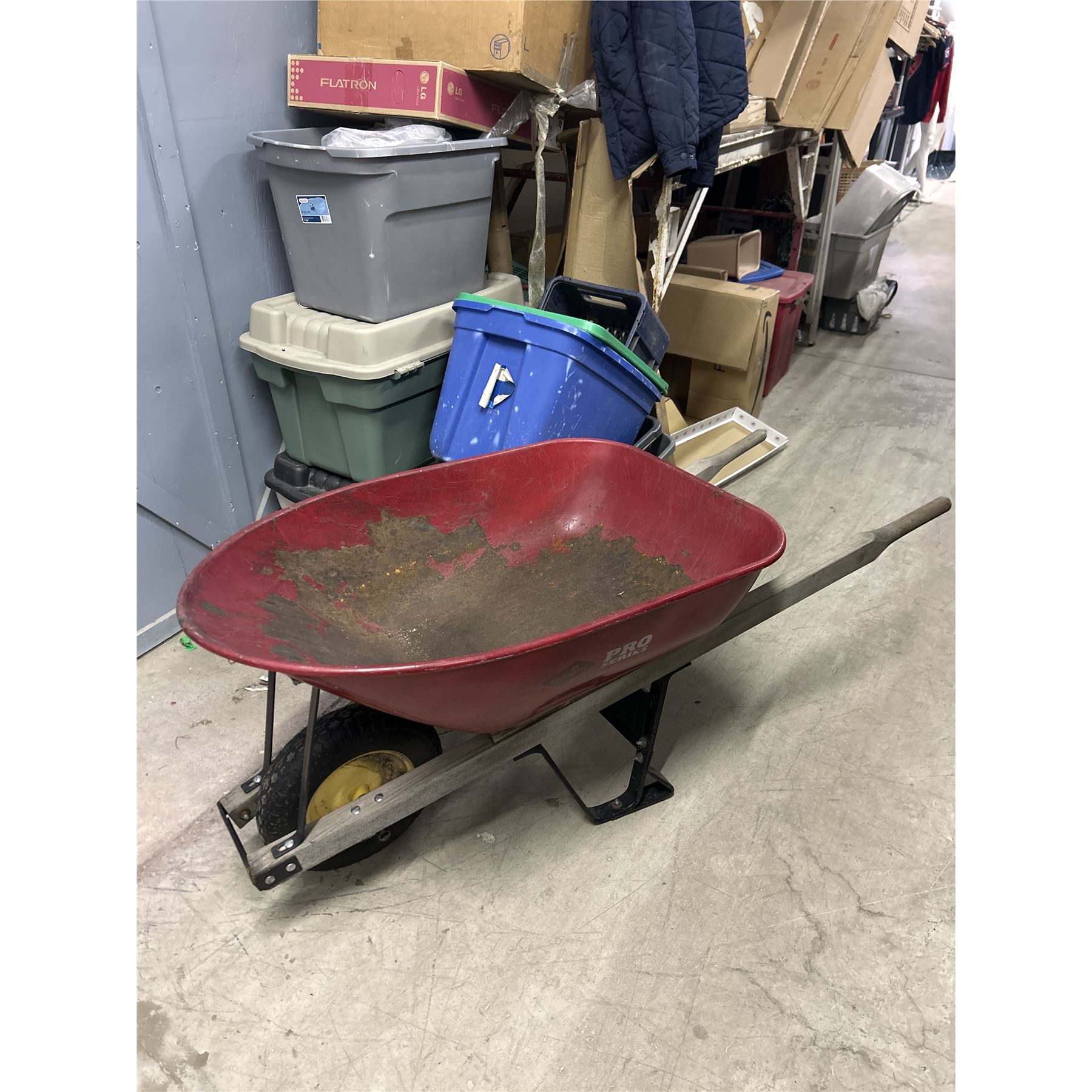 Large Garant Pro Series Red Wheelbarrow Gardening Lawn Care ...
