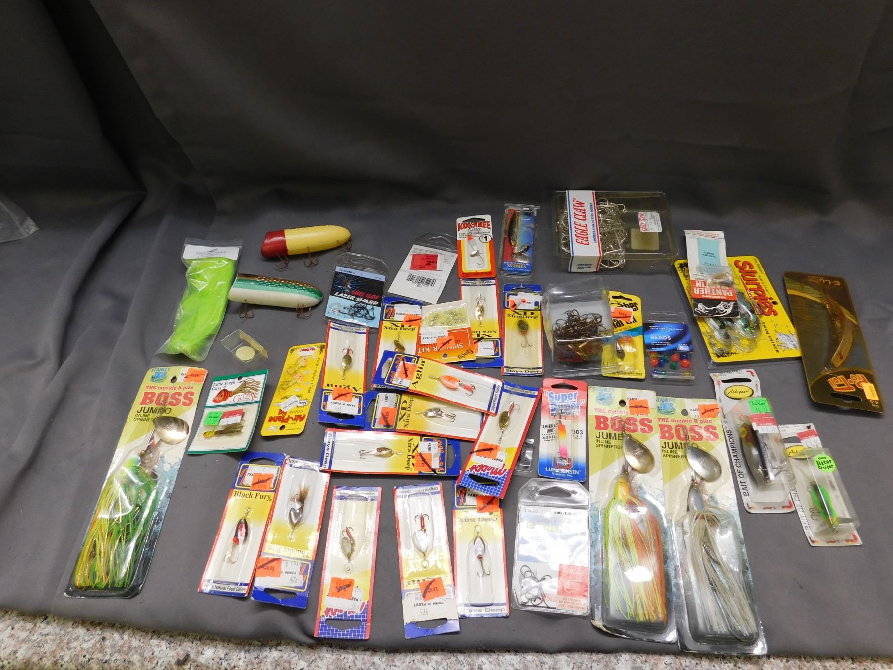 LARGE Lot of Fishing Lures Various Sizes & Styles Majority Brand New