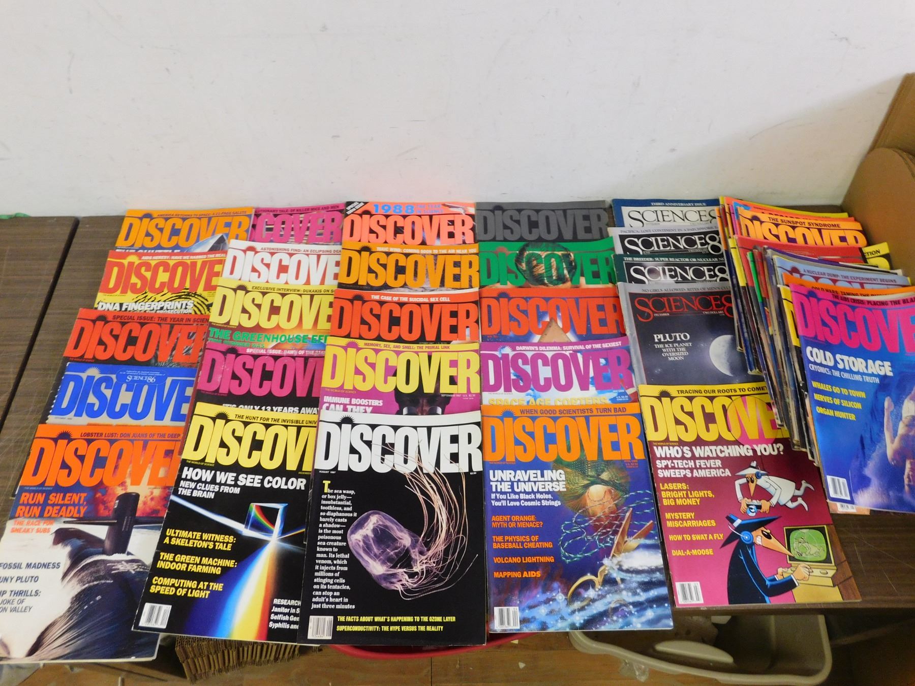 LARGE LOT 1980s Magazines DISCOVER Science & Nature